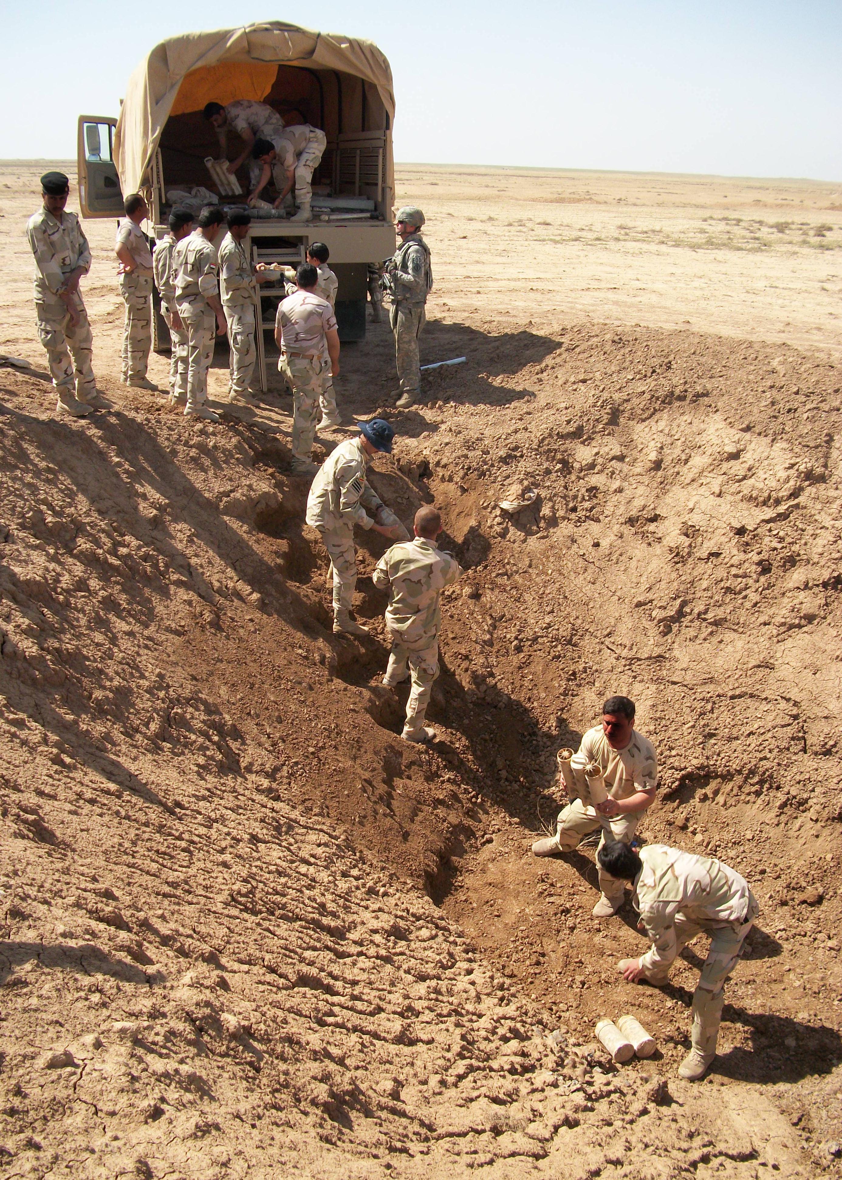 EOD team trains Iraqi agencies to save lives > U.S. Air Forces Central ...
