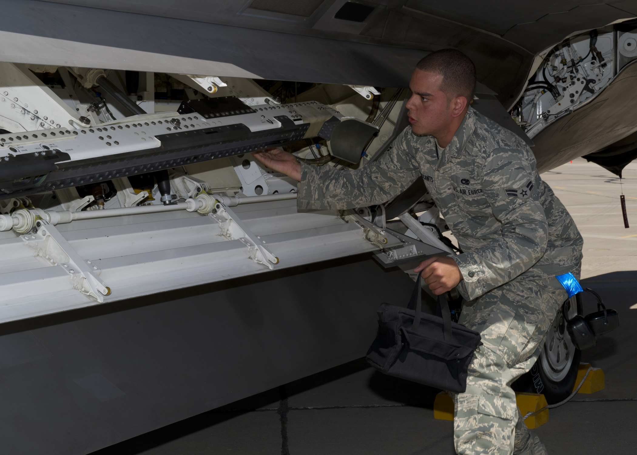 First quarter load crew competition