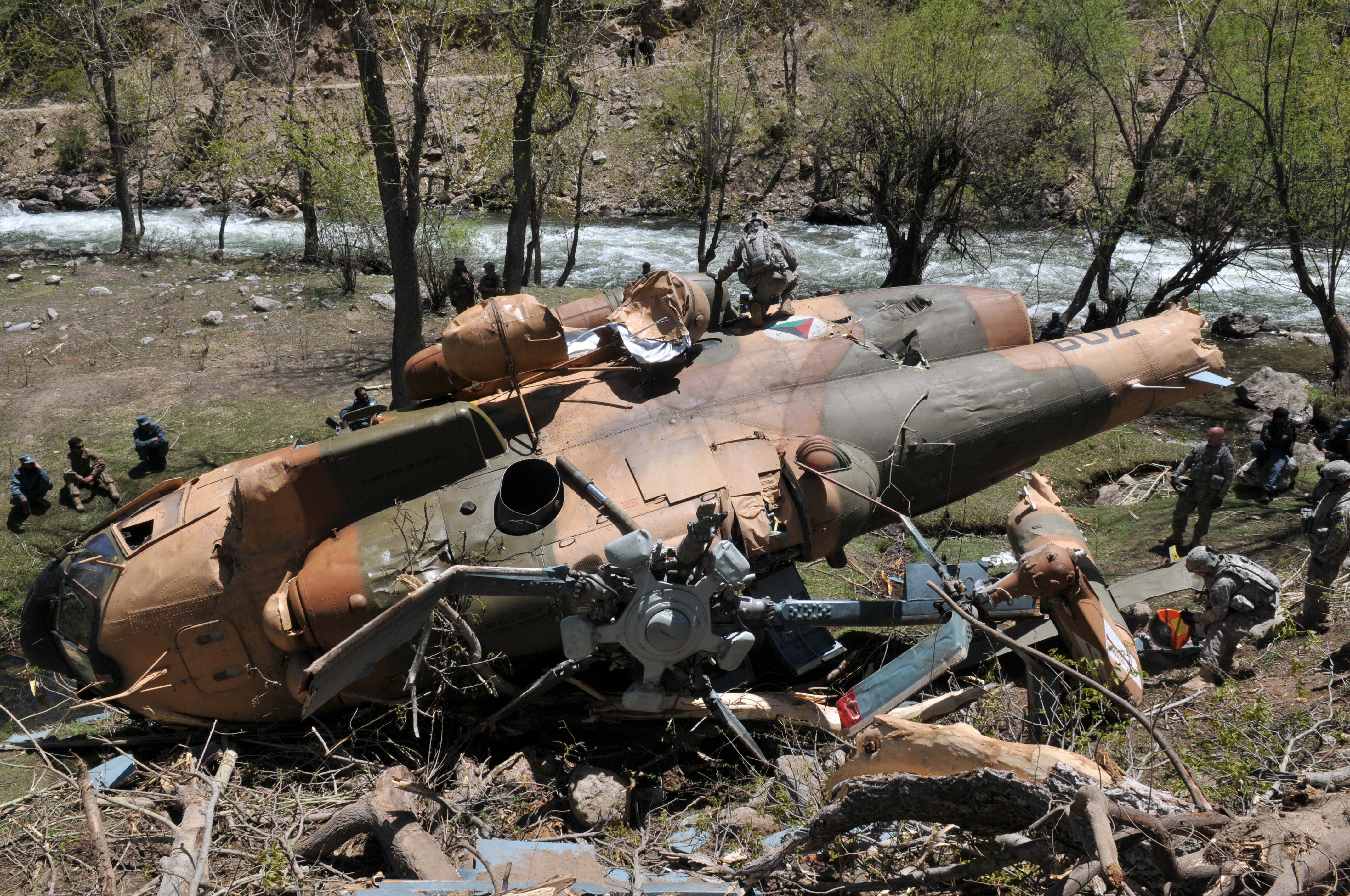 Pathfinders, Airmen help recover crashed Afghan Air Force Mi-17 > U.S ...