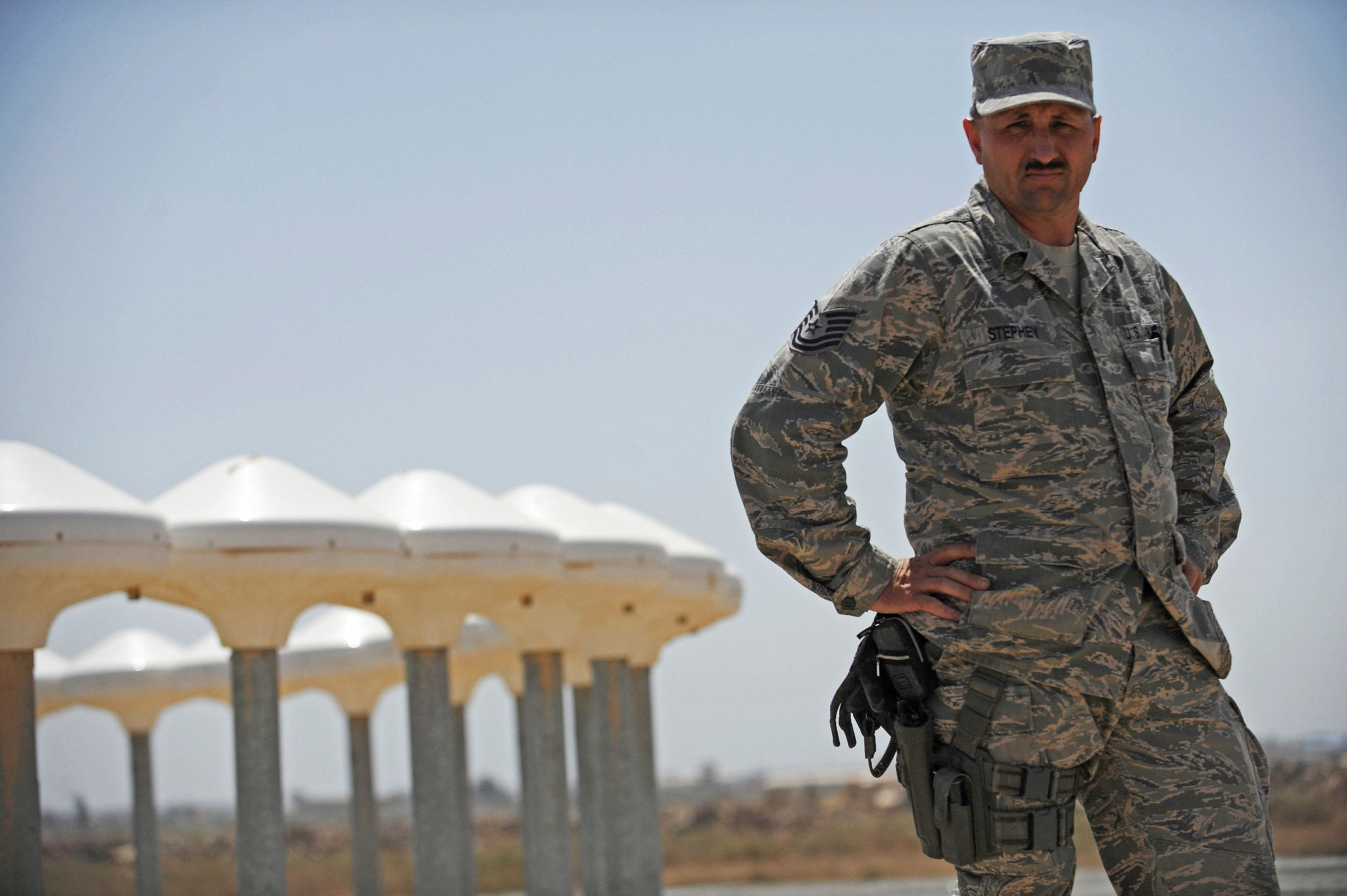Telephone switcher plugs into Iraqi air force > Air Force > Display