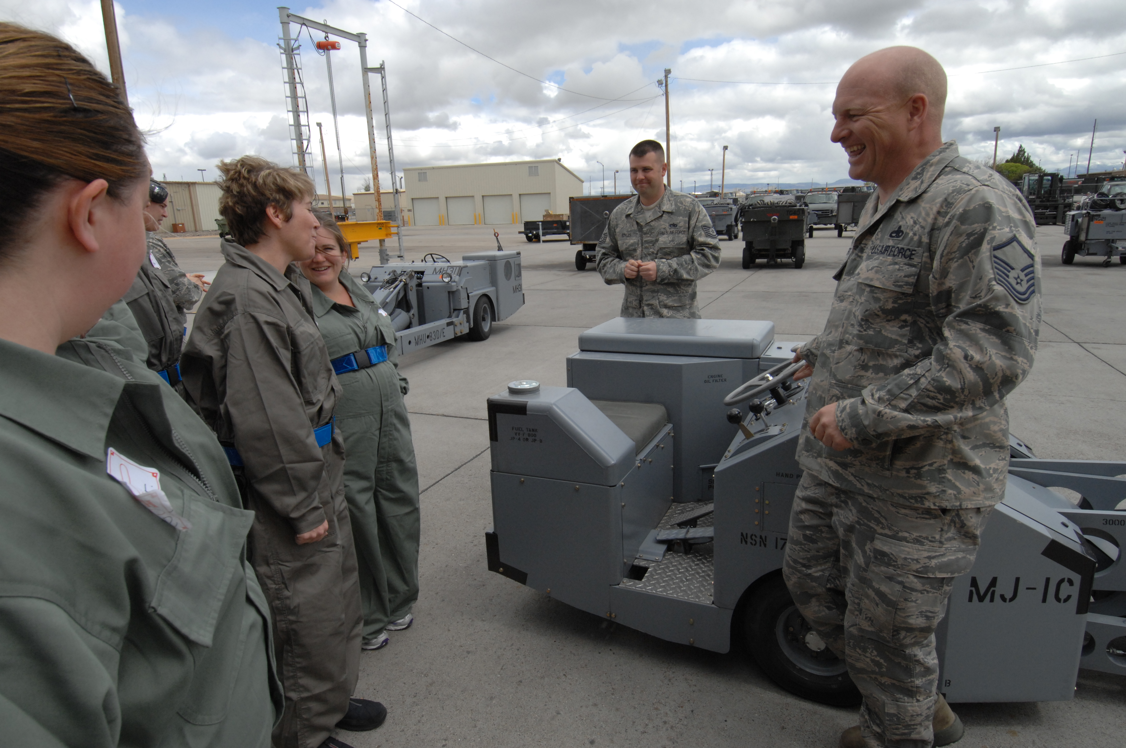 Maintenance group demonstrates force support to spouses > Mountain Home ...