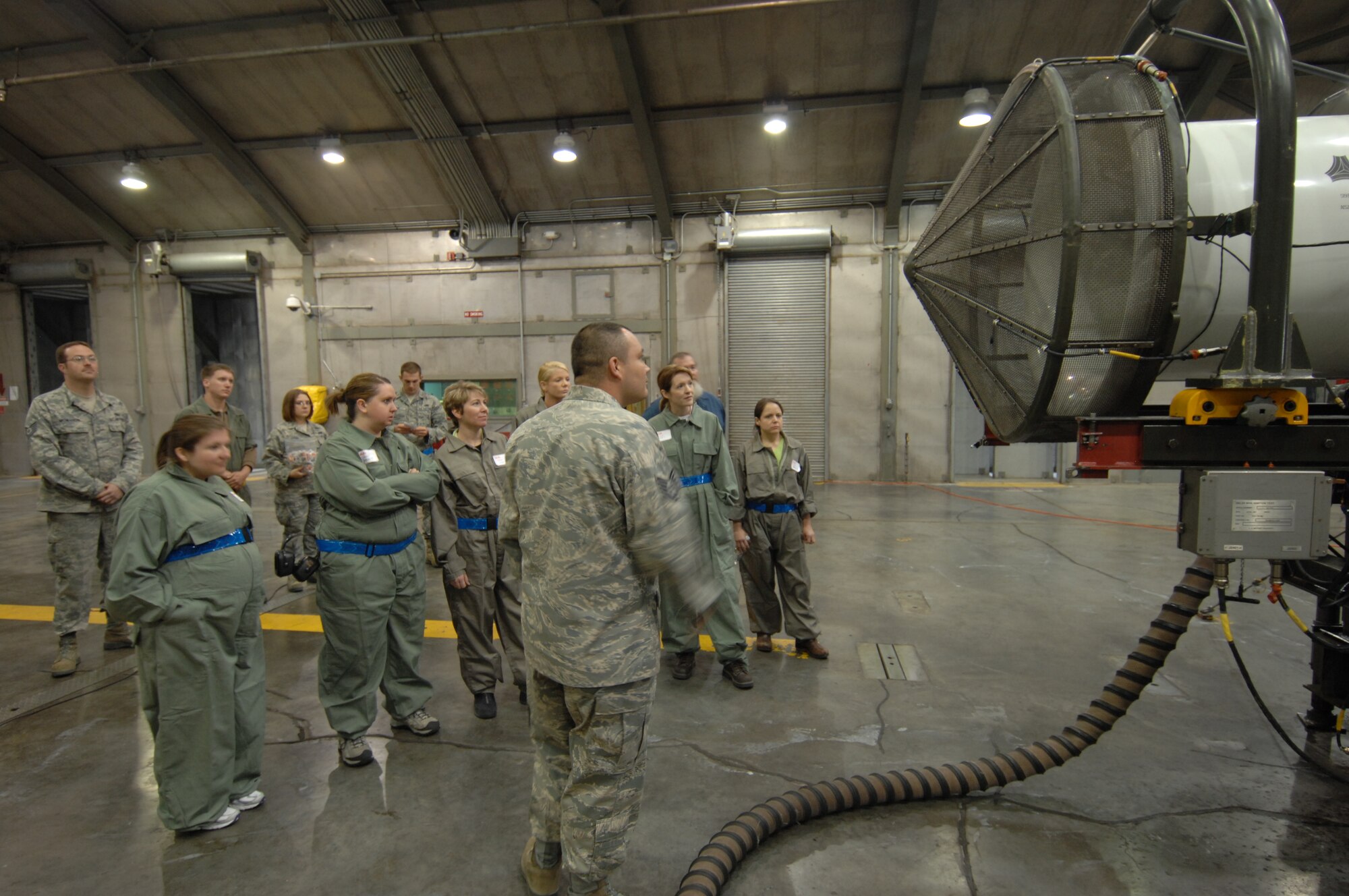 Maintenance group demonstrates force support to spouses > Mountain Home ...