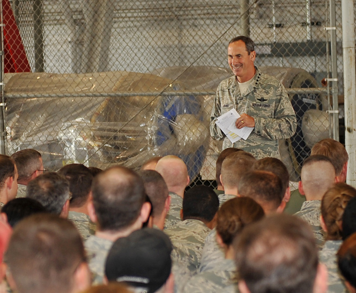 AMC commander visits the 375th AMW > Scott Air Force Base > Article Display
