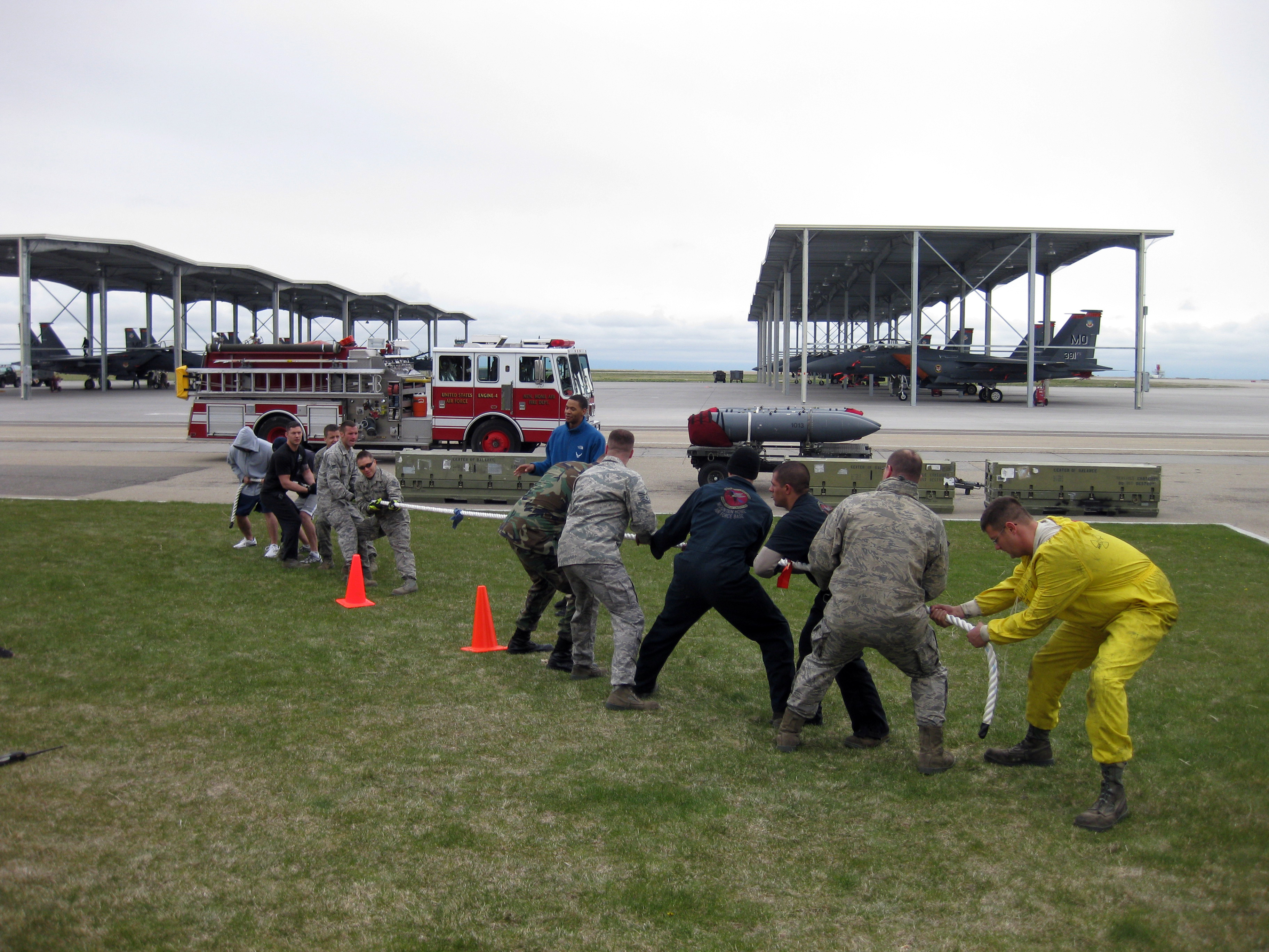 Gunfighter Tug-o-War > Mountain Home Air Force Base > Article Display