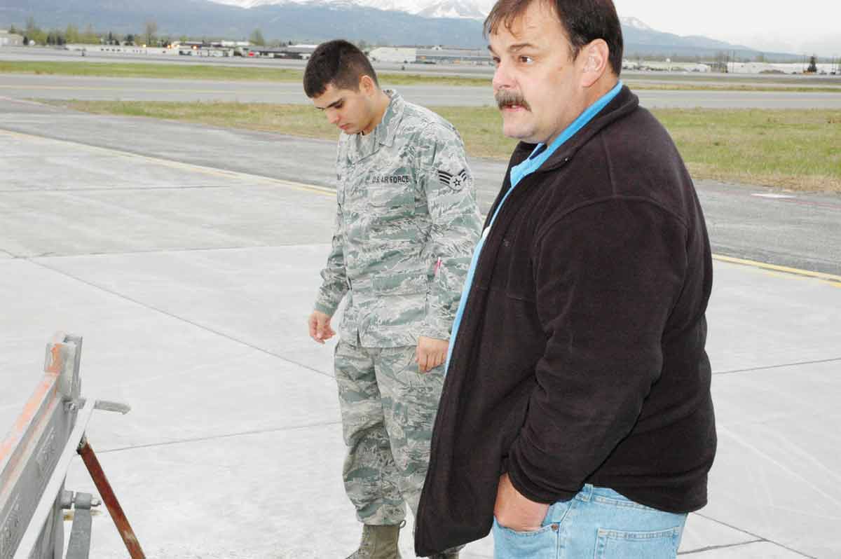 Civilian fuels chief recognized with USAF award > Pacific Air Forces ...