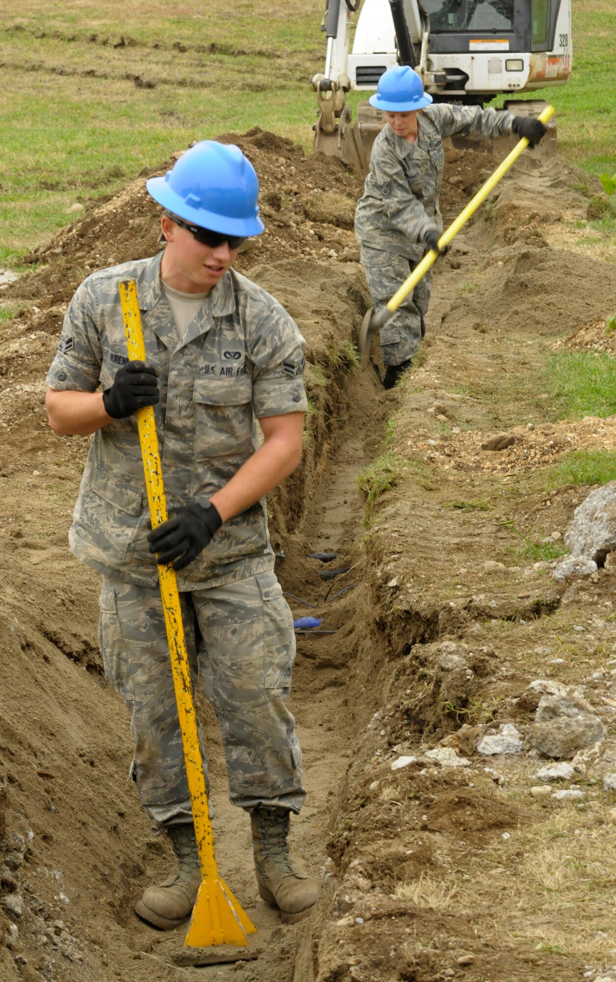 CE alleviates flooding in nearby building > Aviano Air Base > Display