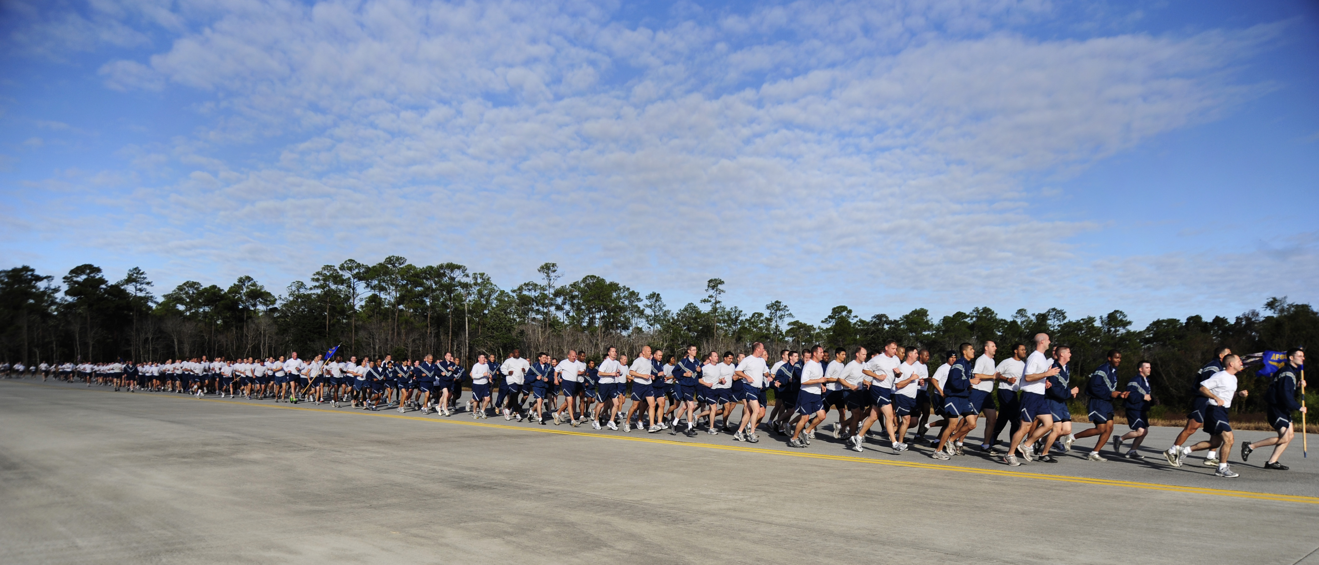 Commando Airmen run by the thousands > Hurlburt Field > Article Display