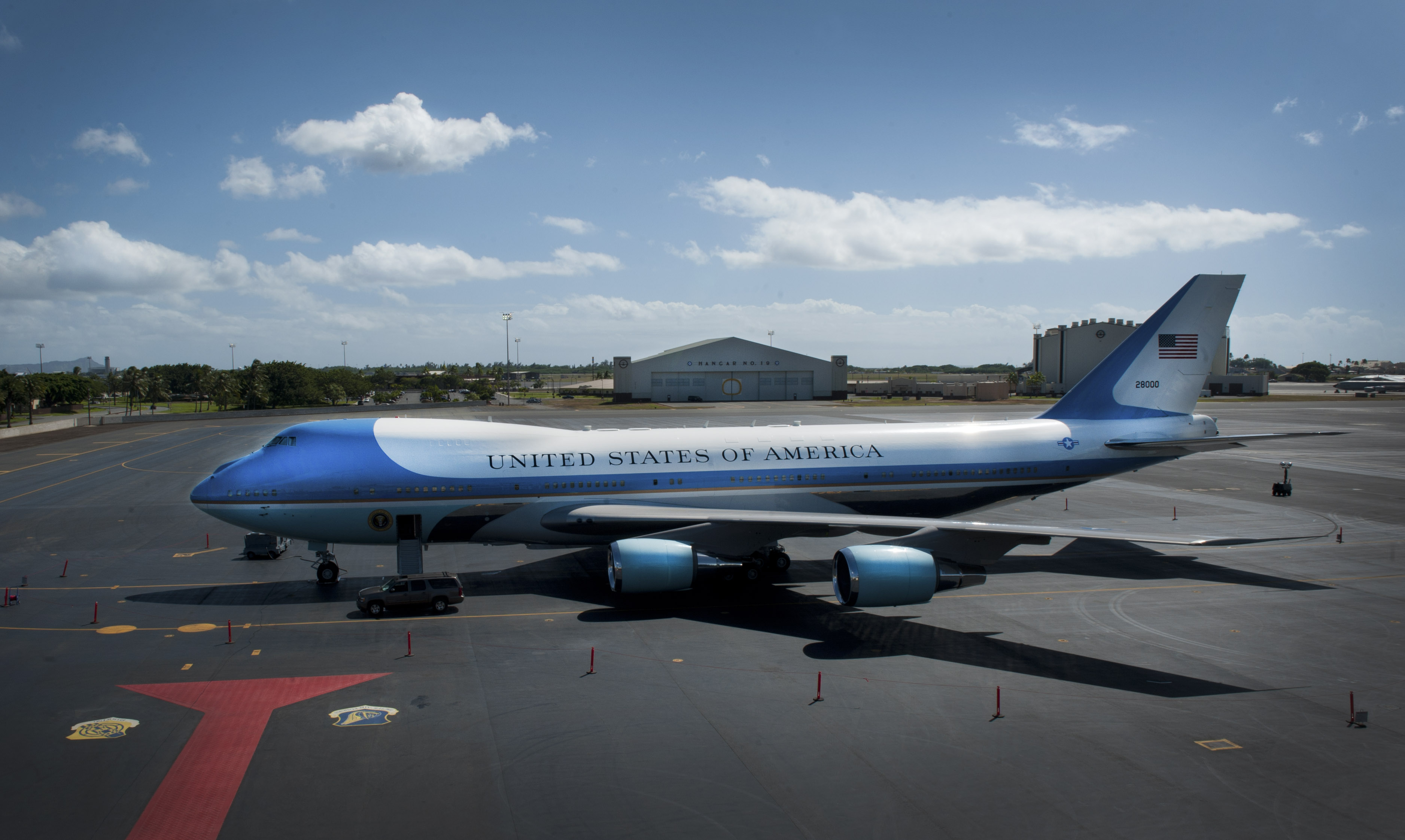 15th Wing flightline hosts foreign aircraft for APEC > 15th Wing > News
