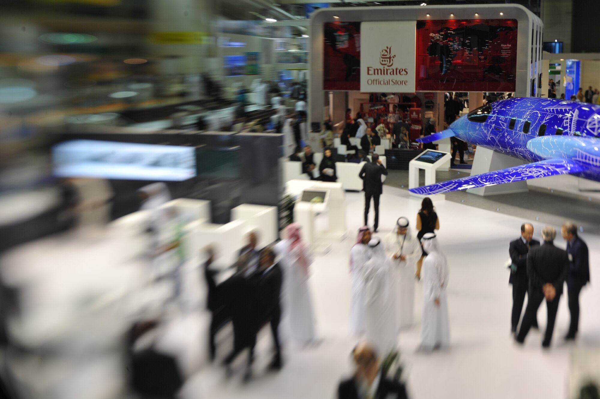 DOD highlights U.S. military aircraft capabilities in 2011 Dubai ...