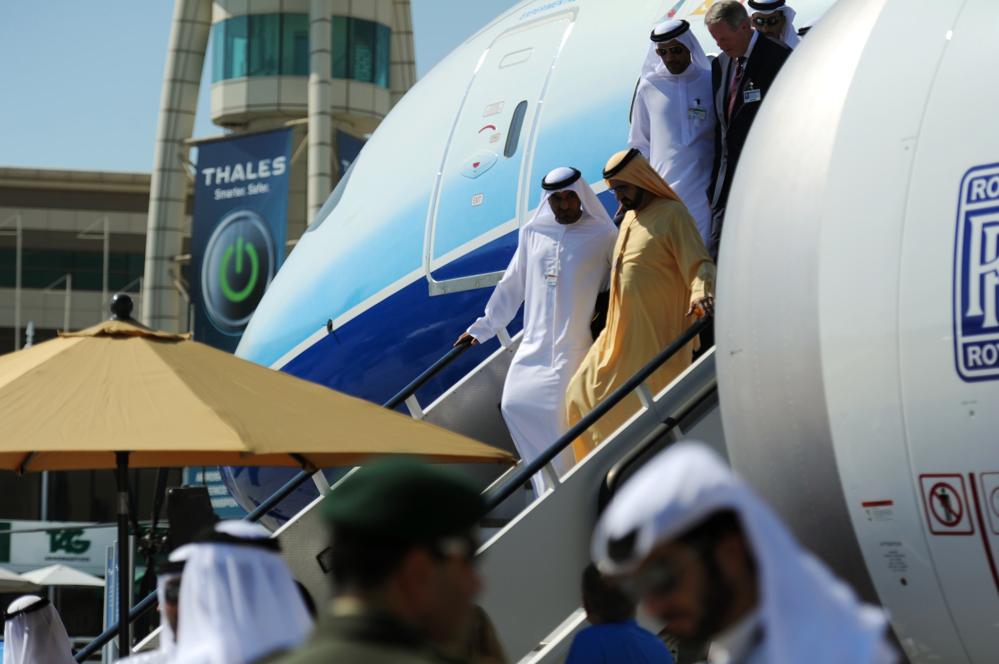 DOD highlights U.S. military aircraft capabilities in 2011 Dubai ...