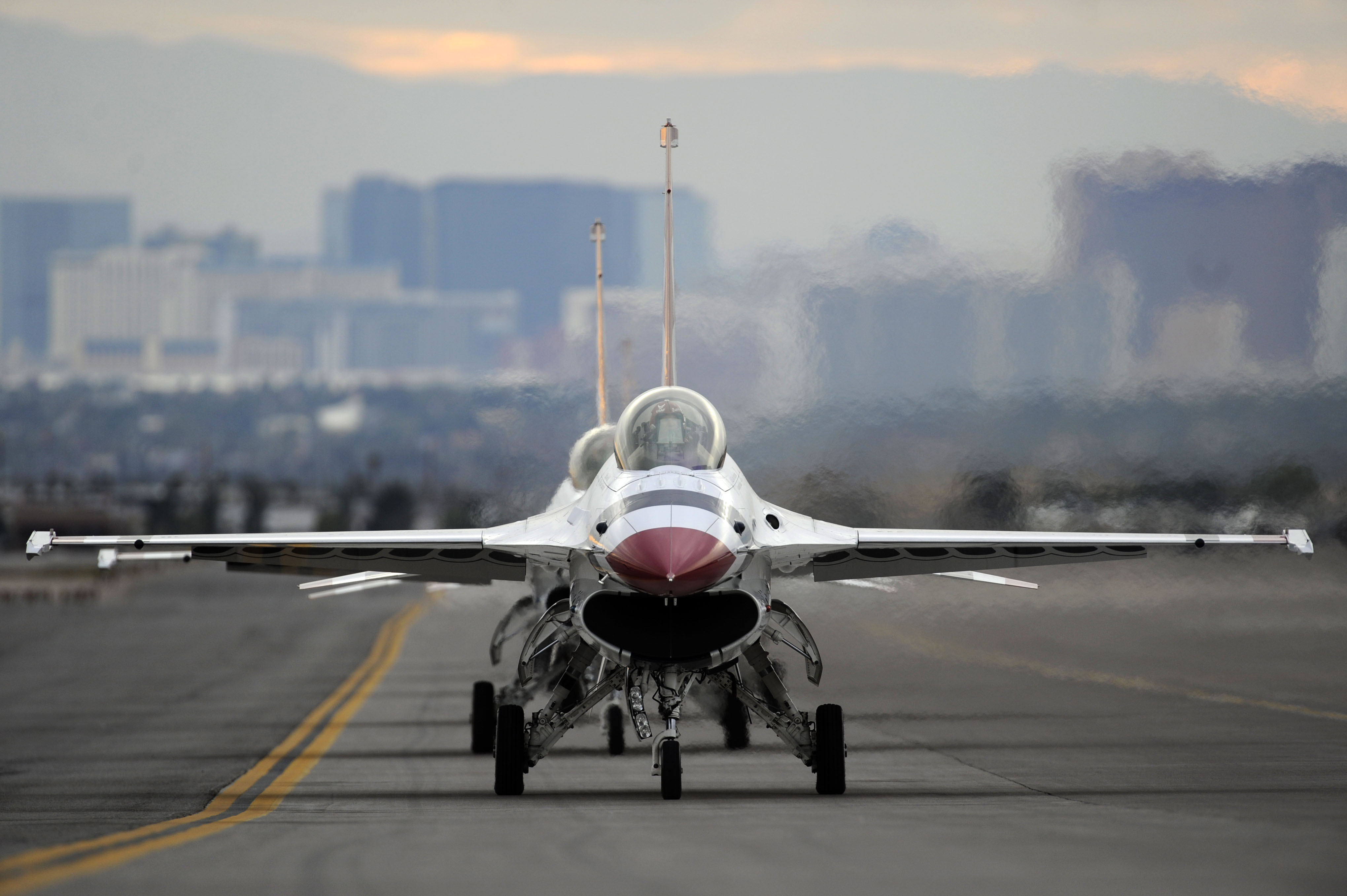 Thunderbirds thrill thousands at Aviation Nation, wrapping up 2011 show ...