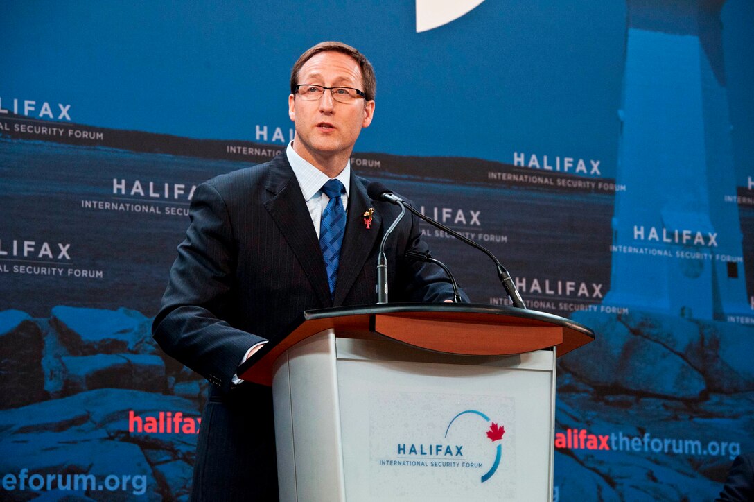 Canadian Defense Minister Peter MacKay introduces U.S. Defense ...