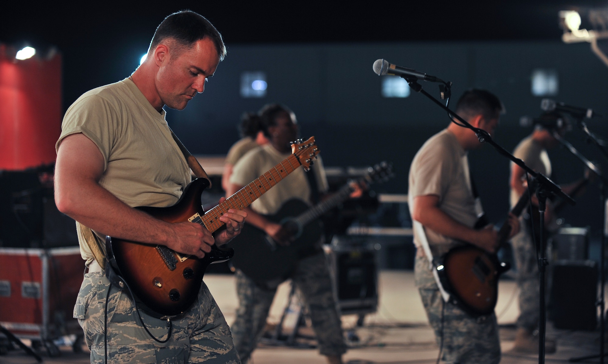 U.S. AFCENT band "Top Cover" farewell performance > U.S. Air Forces ...