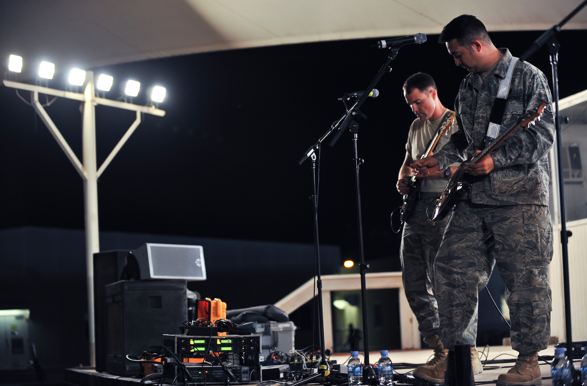 U.S. AFCENT band "Top Cover" farewell performance > U.S. Air Forces ...