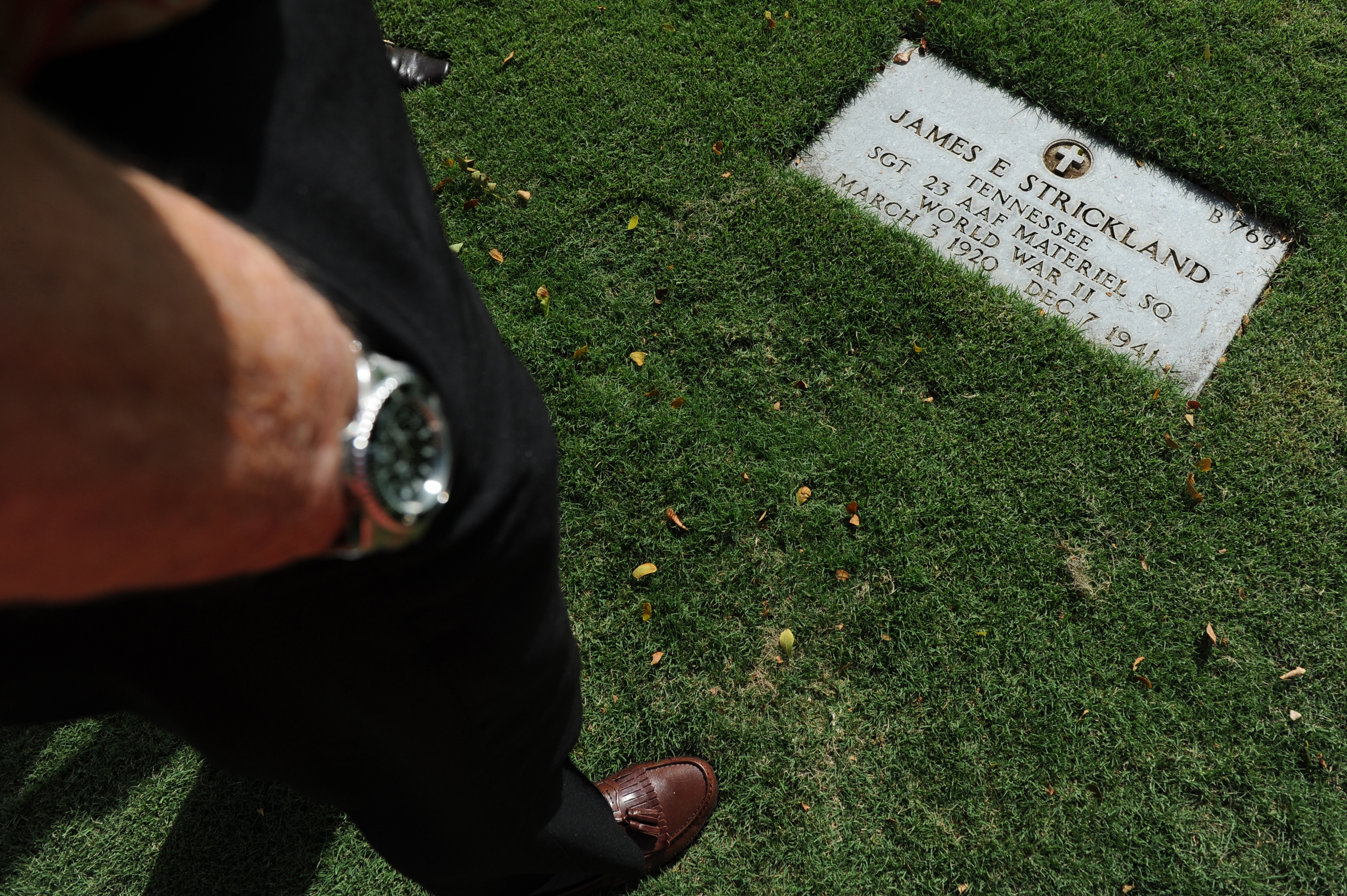 1941 Hickam Field survivor retraces steps, pays tribute to Airmen of ...