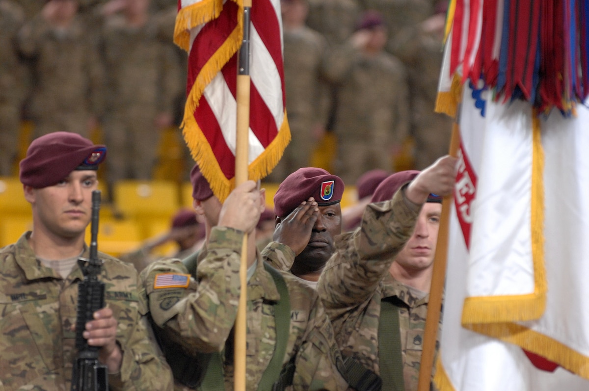 3,500 Soldiers of 4th Brigade Combat Team (Airborne), 25th Infantry ...