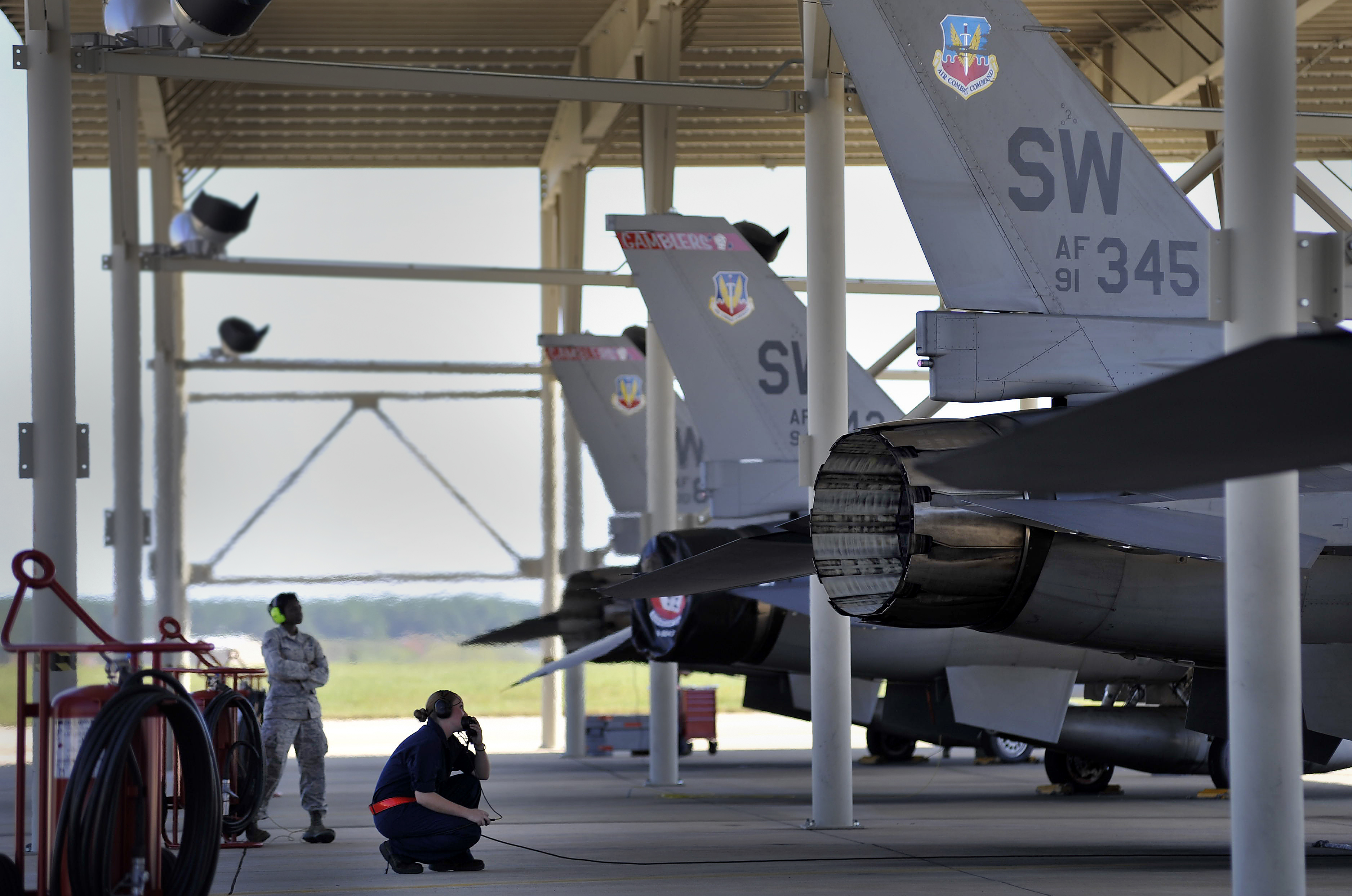 Photo Essay: Shaw crew chiefs prep, launch F-16s > Shaw Air Force Base ...