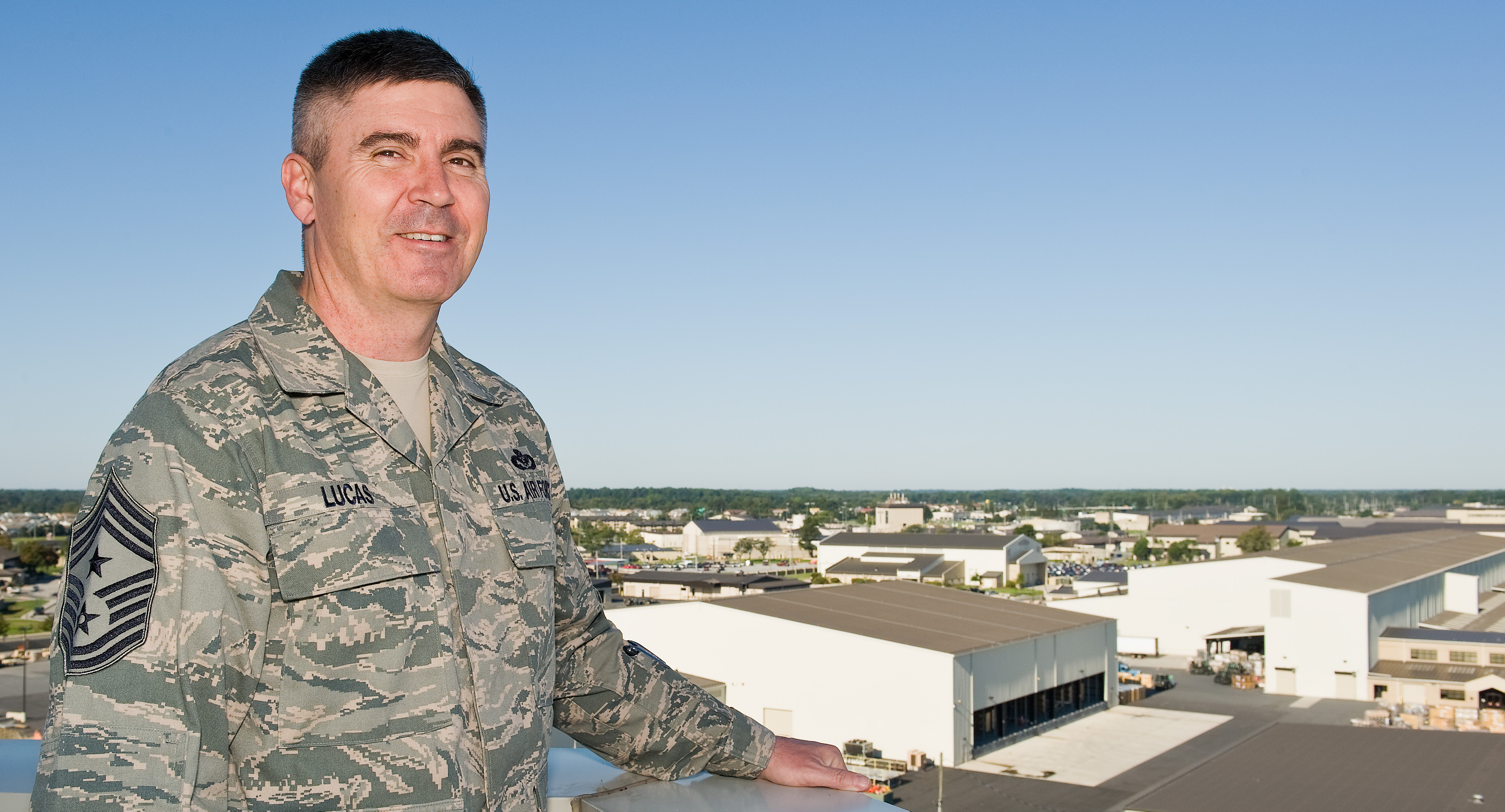 Lucas arrives as new command chief > Dover Air Force Base > News