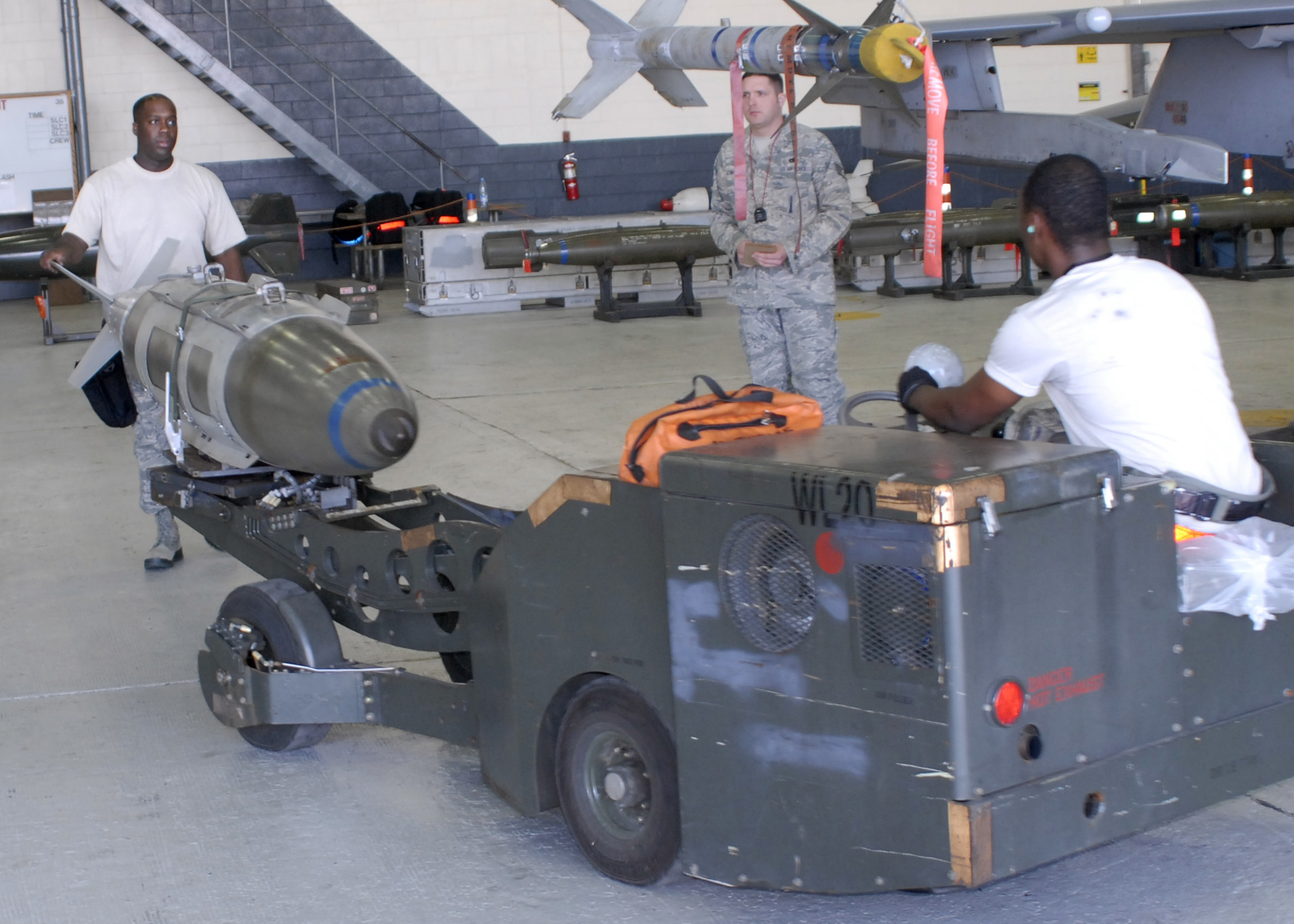 25th AMU takes load crew competition honors > Osan Air Base > Article ...