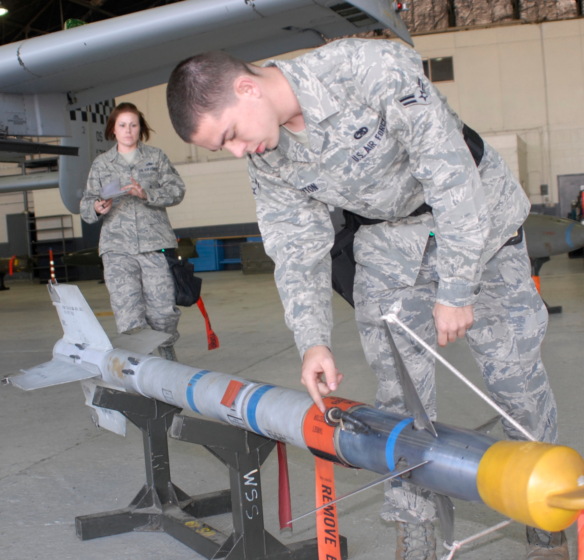 25th AMU takes load crew competition honors > Osan Air Base > Article ...