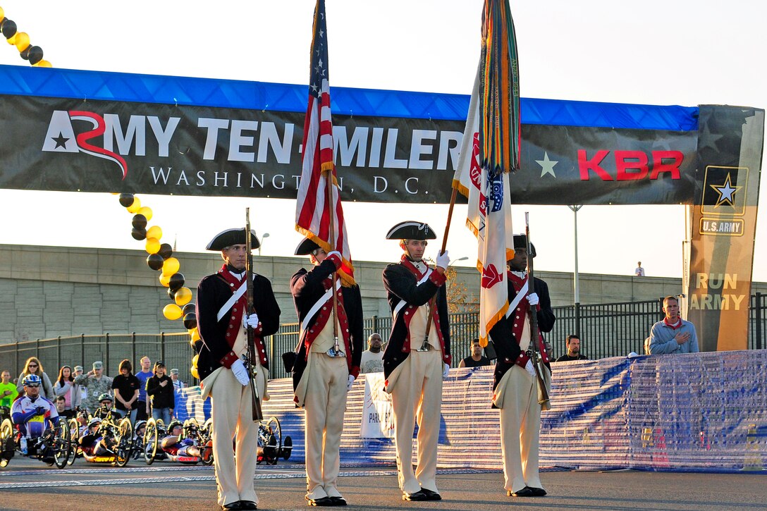 Soldiers assigned to the 3rd U.S. Army Infantry Regiment, The Old Guard ...
