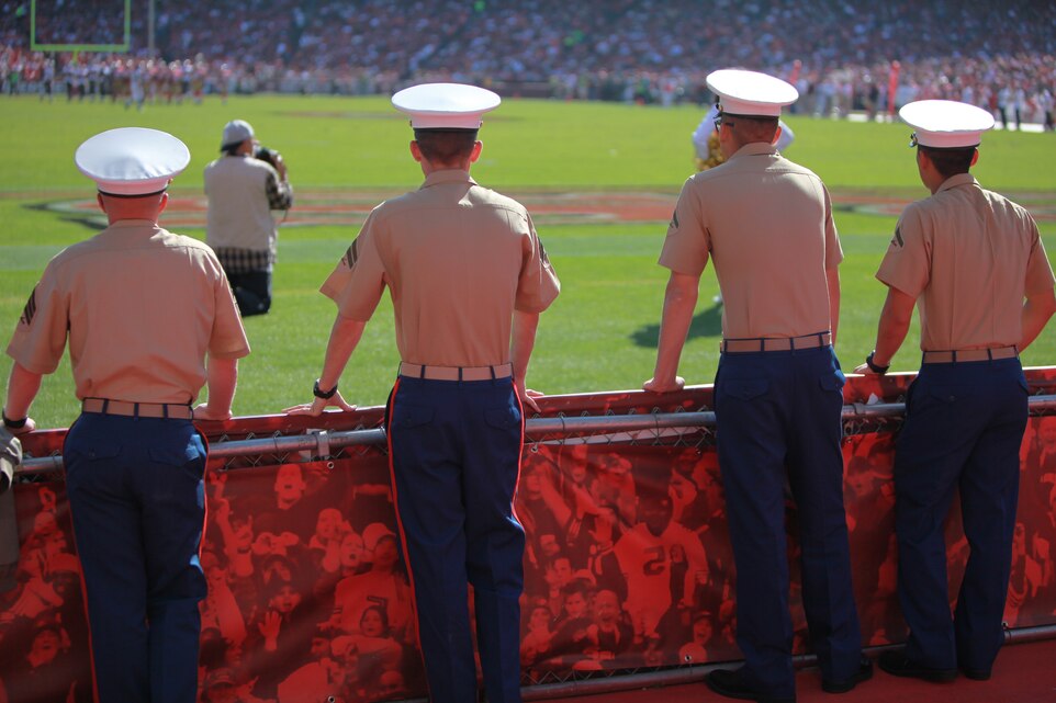 49ers honor Marines, sailors in San Francisco Fleet Week > United ...