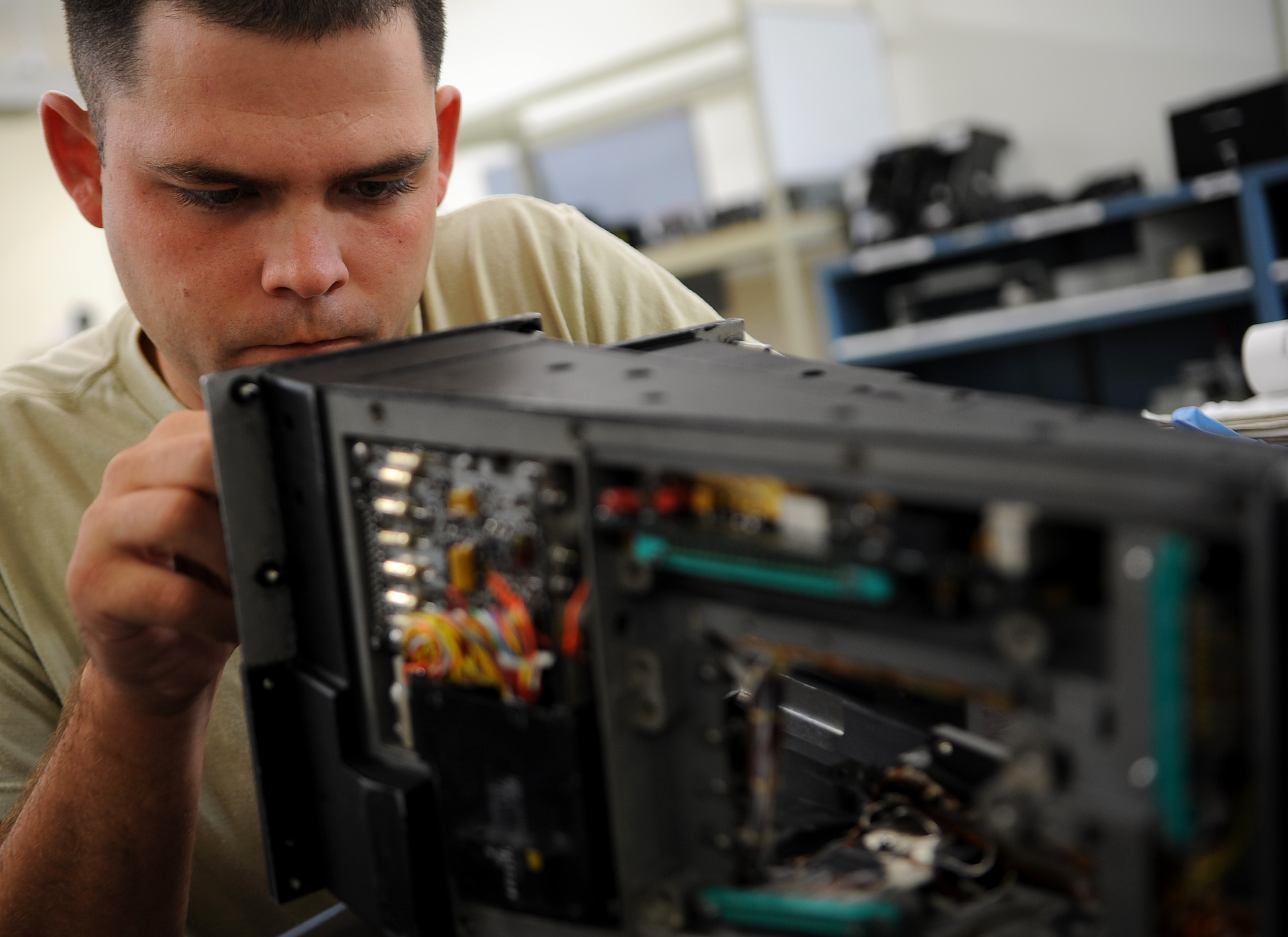 Avionics flight: Keeping Eagles in the air > Kadena Air Base > Article ...