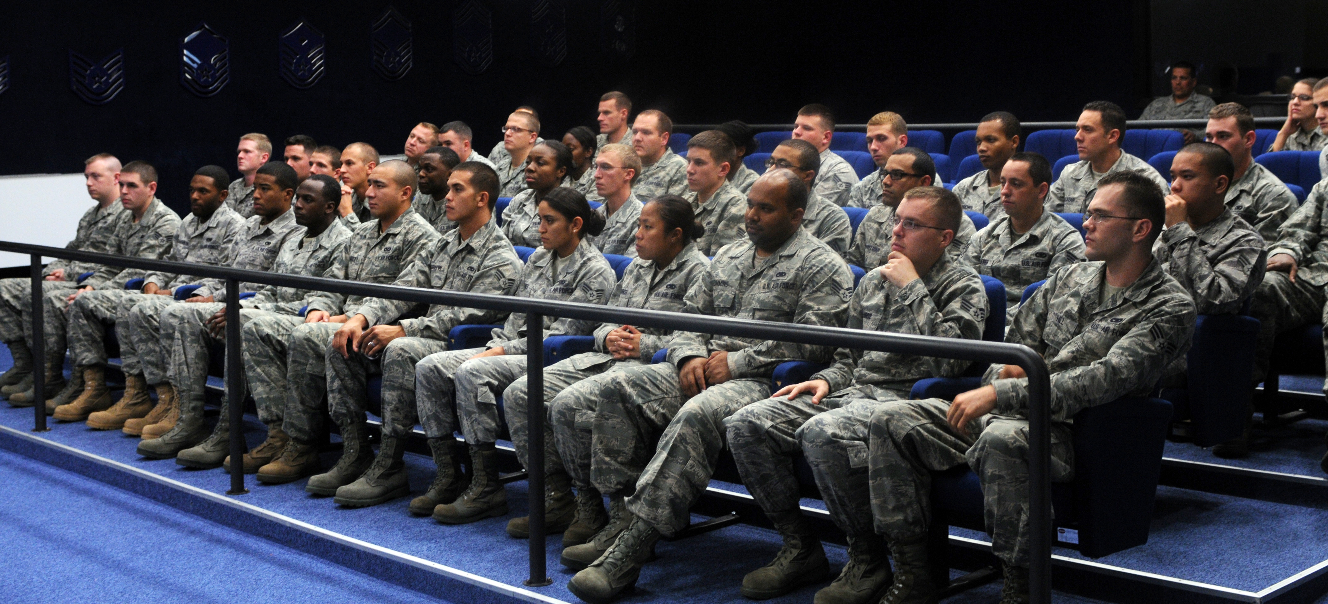 ALS students receives words of advice from Lt. Gen Rogers