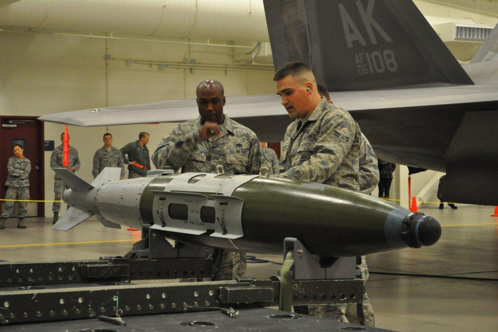 Airmen win weapons crew test with zero defects > Joint Base Elmendorf ...