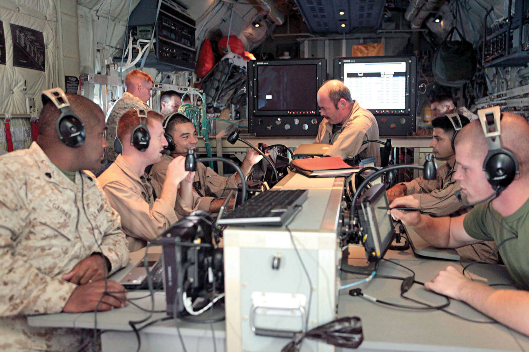 Equipment strengthens link between air, ground > Marine Corps ...