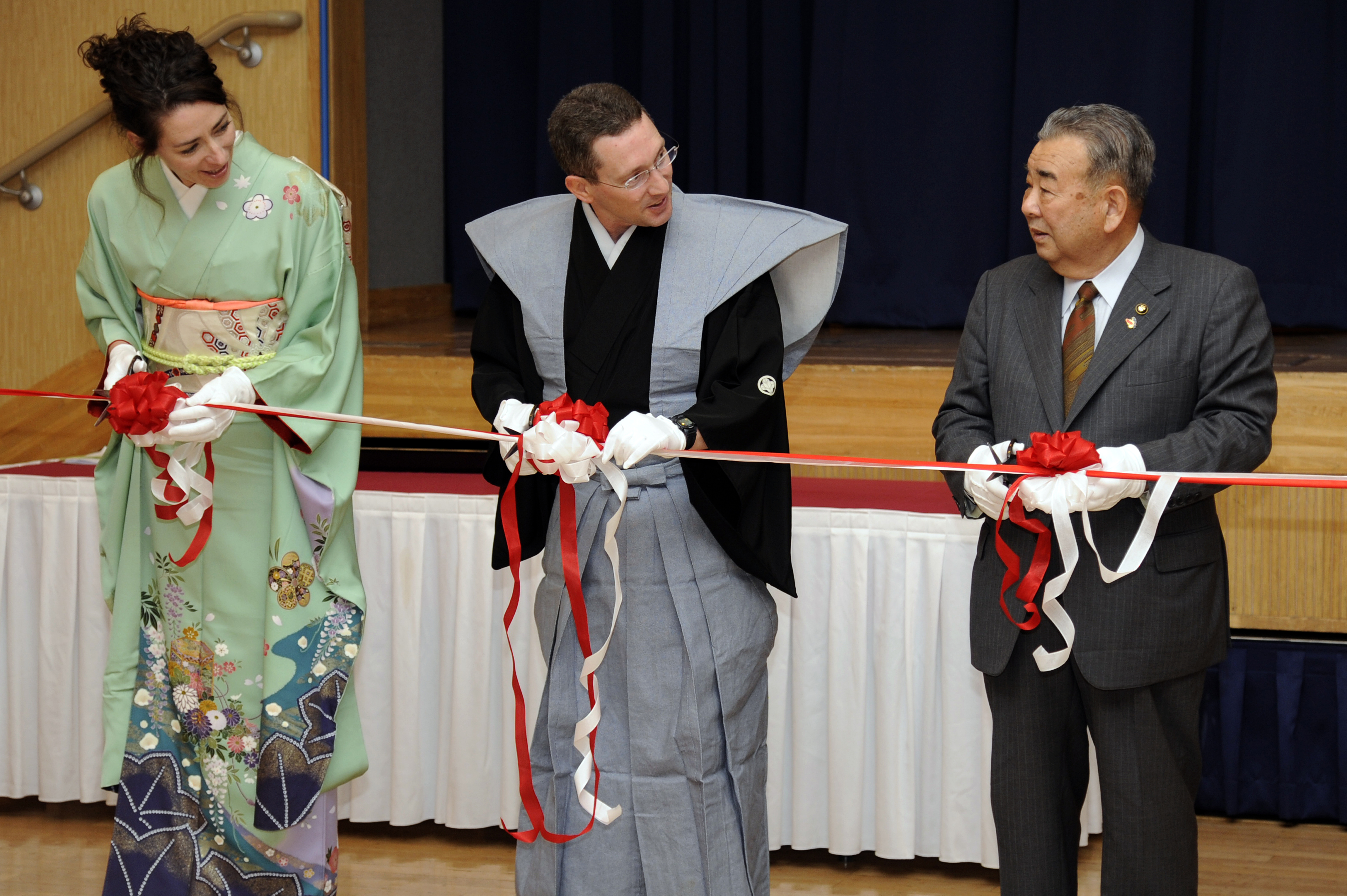 Misawa residents learn Japanese culture > Misawa Air Base > Article Display
