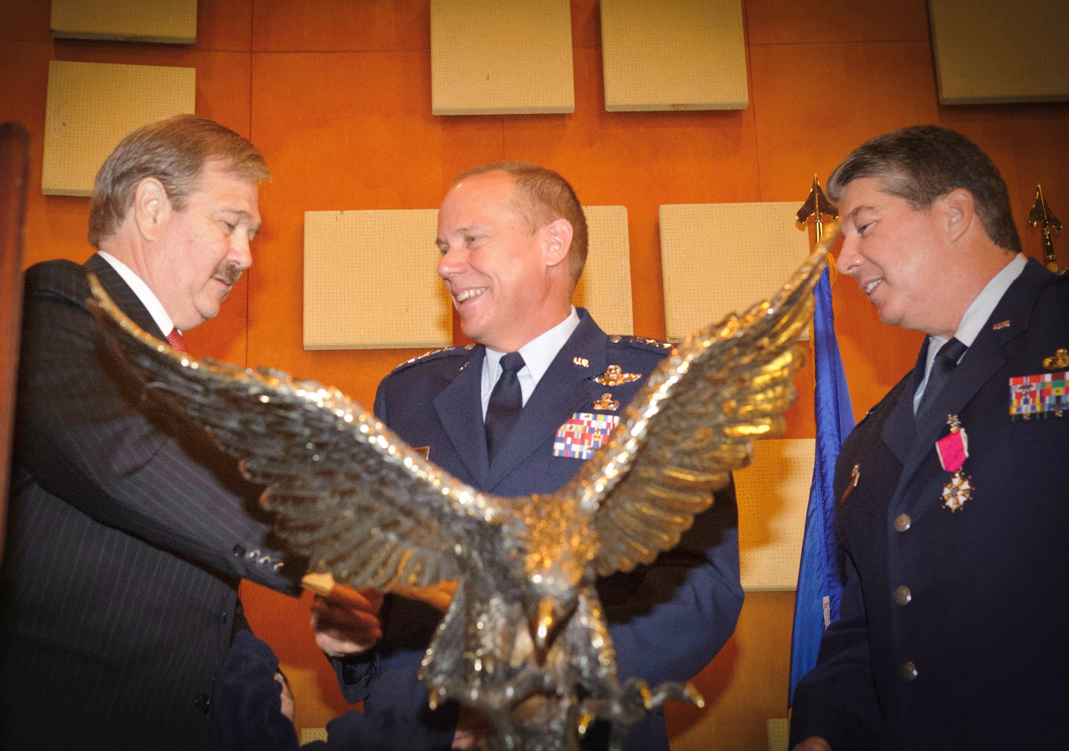 Brooks' last Air Force unit completes inactivation ceremony > Air Force ...