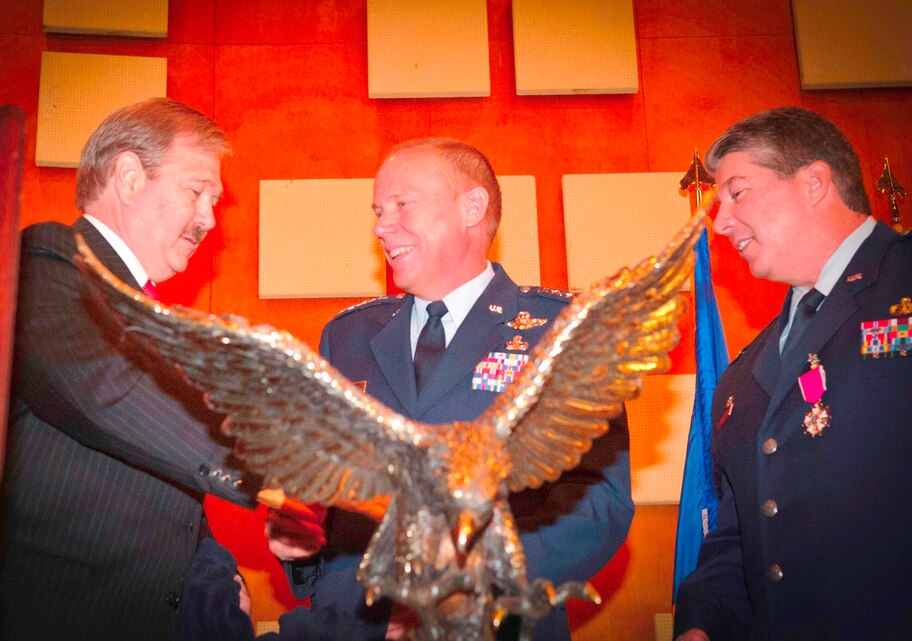 Brooks' last Air Force unit completes inactivation ceremony > United ...