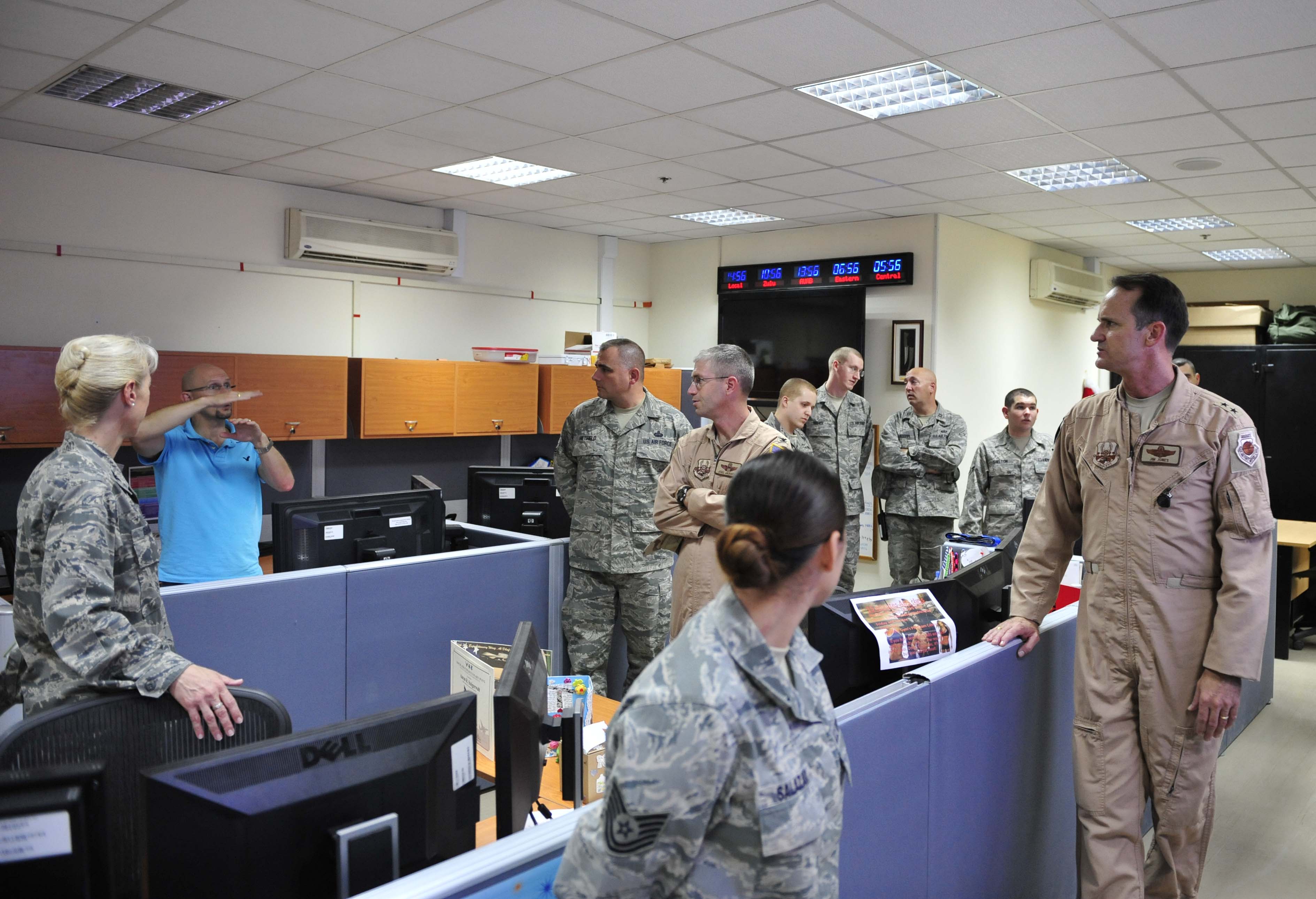 Maj. Gen. Jones visits deployed men and women at 380th AEW > U.S. Air ...