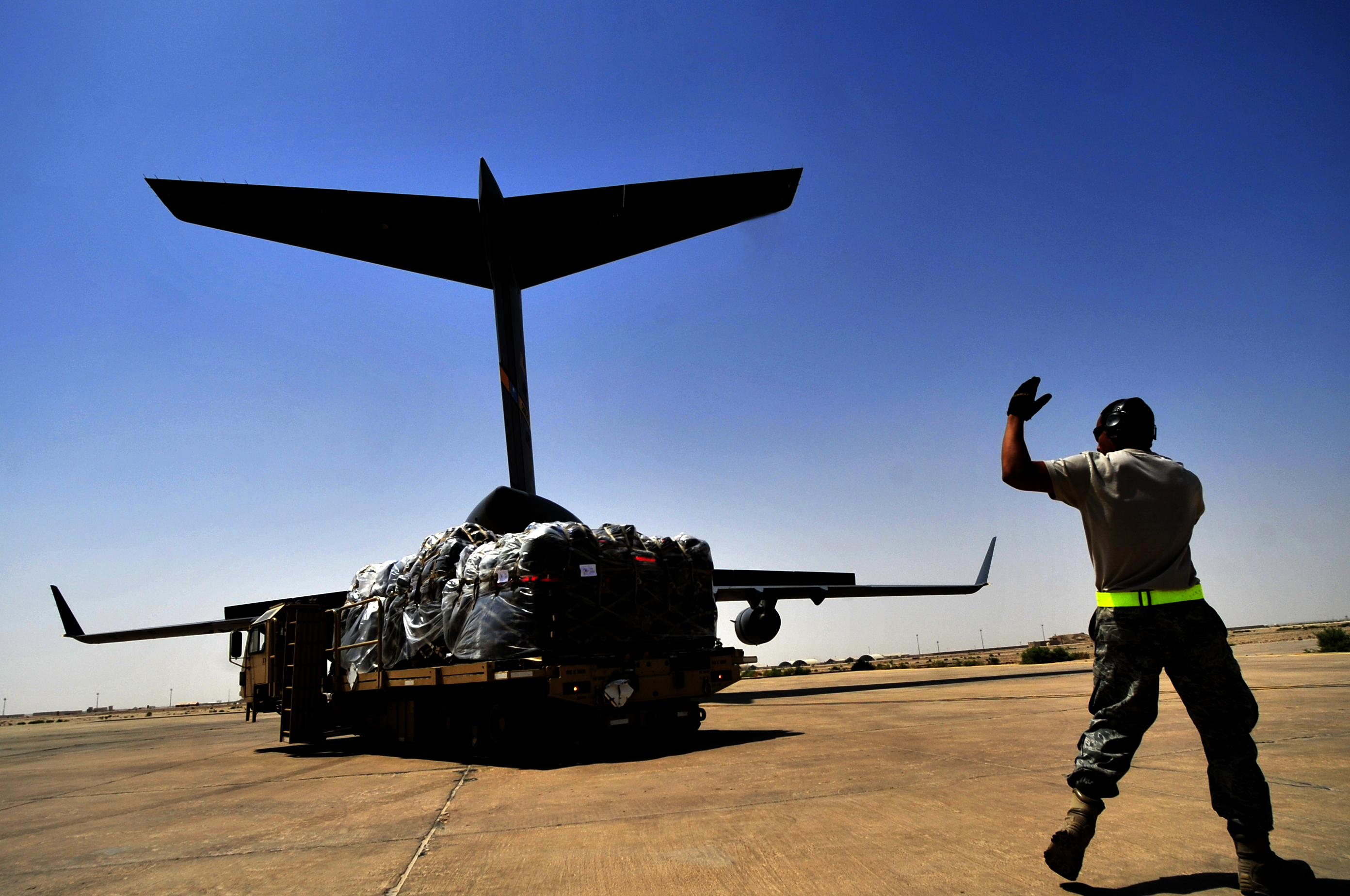 Ali Base Airmen help U.S. forces transit Iraq > Air Force > Article Display