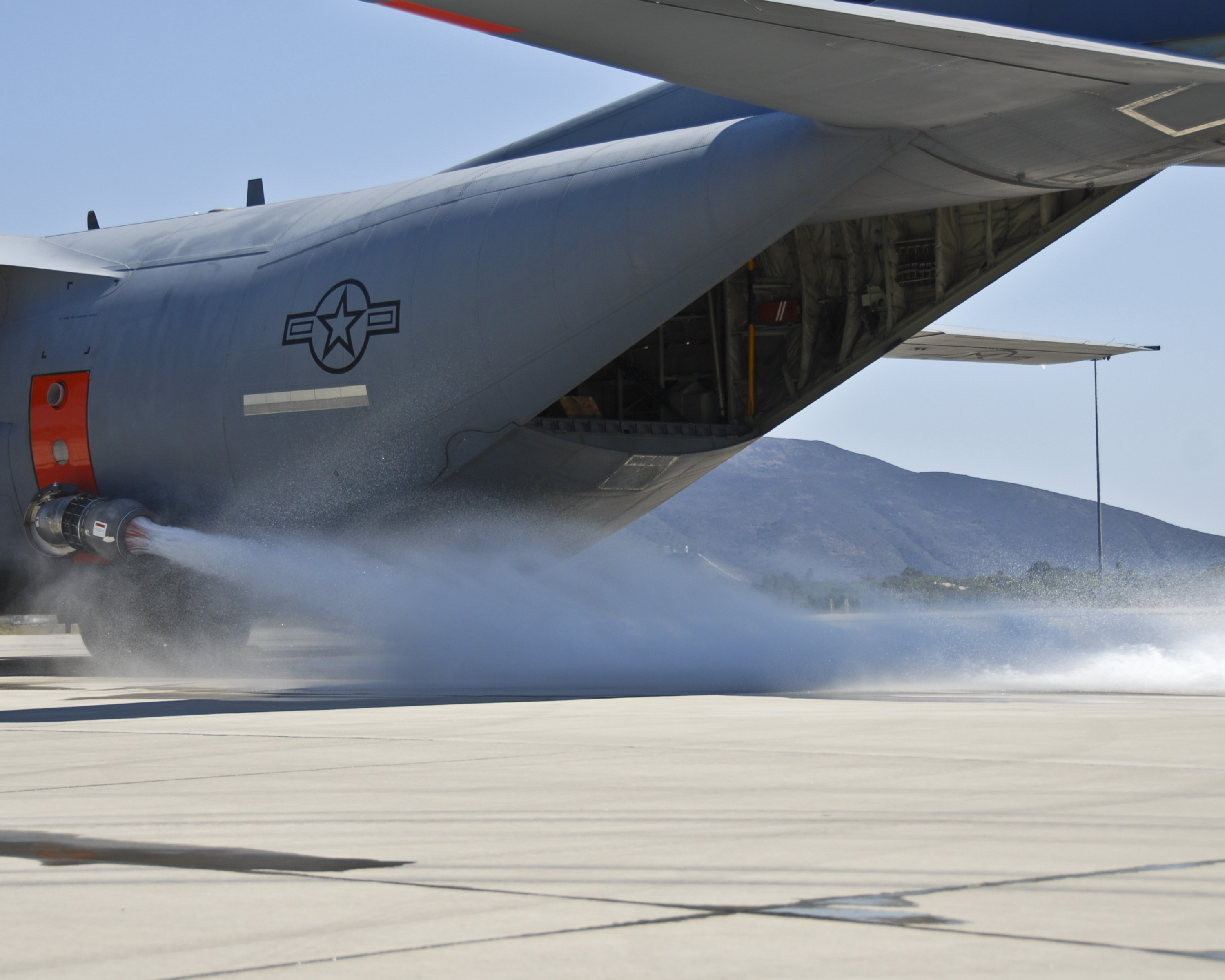 146th joins firefighting efforts in Kern County > 146th Airlift Wing ...