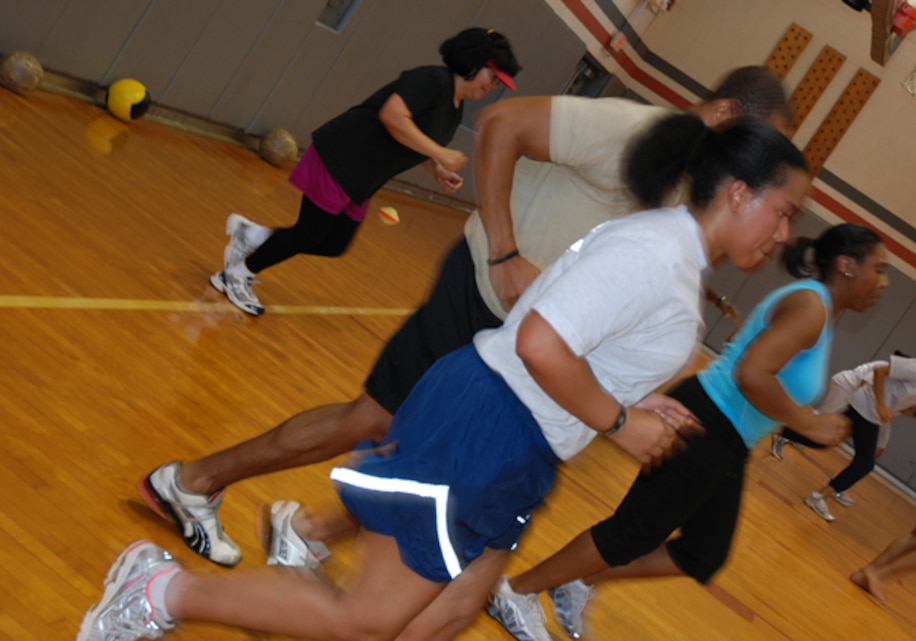 Members participate in cardio kickboxing > United States Marine Corps ...