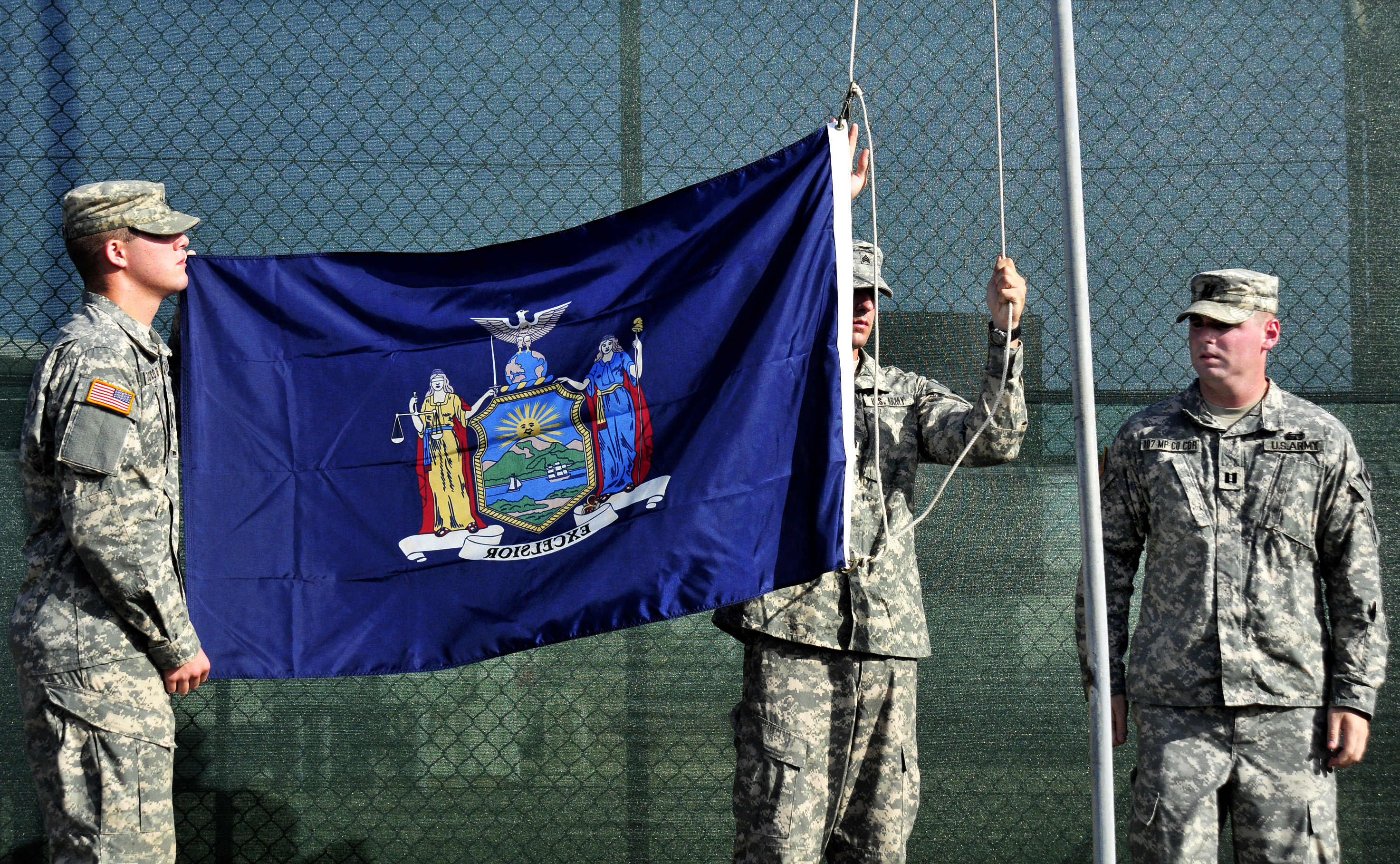 U.S. Army Pfc. Charles Clemons, left, and Sgt. Shawn Chapple, right ...