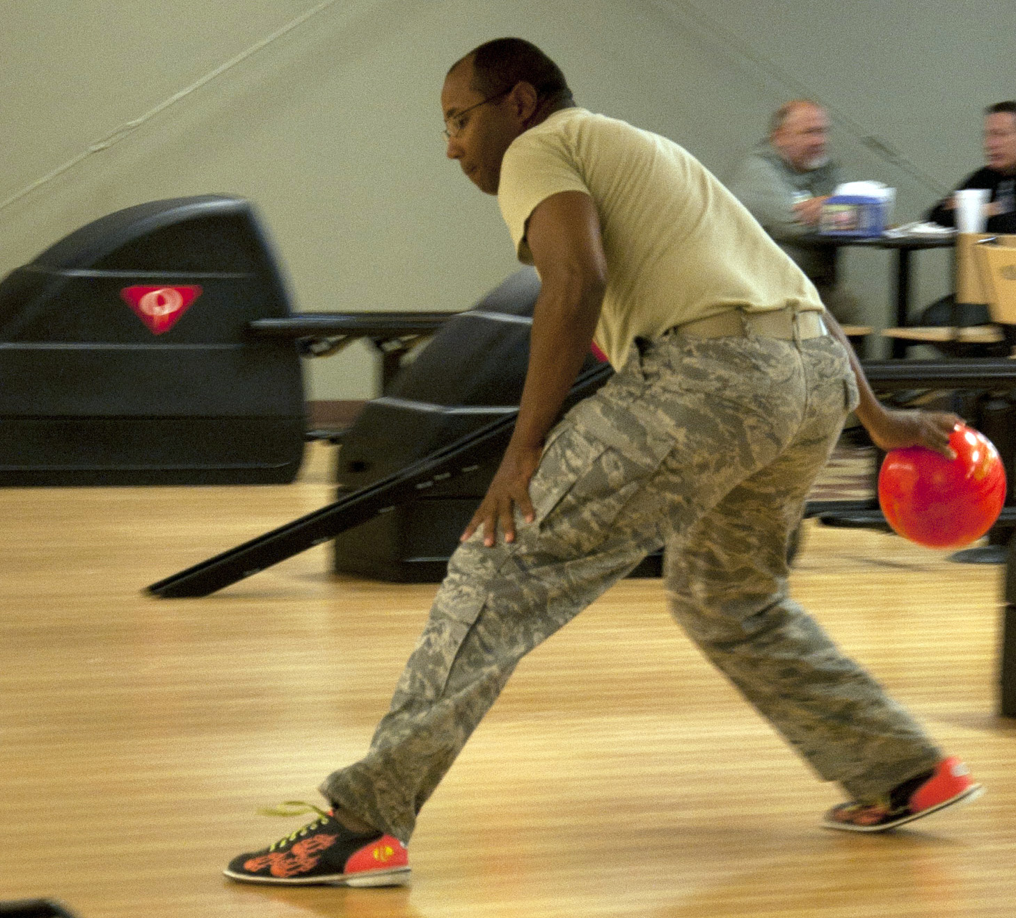 Chiefs beat shirts in bowling tournament