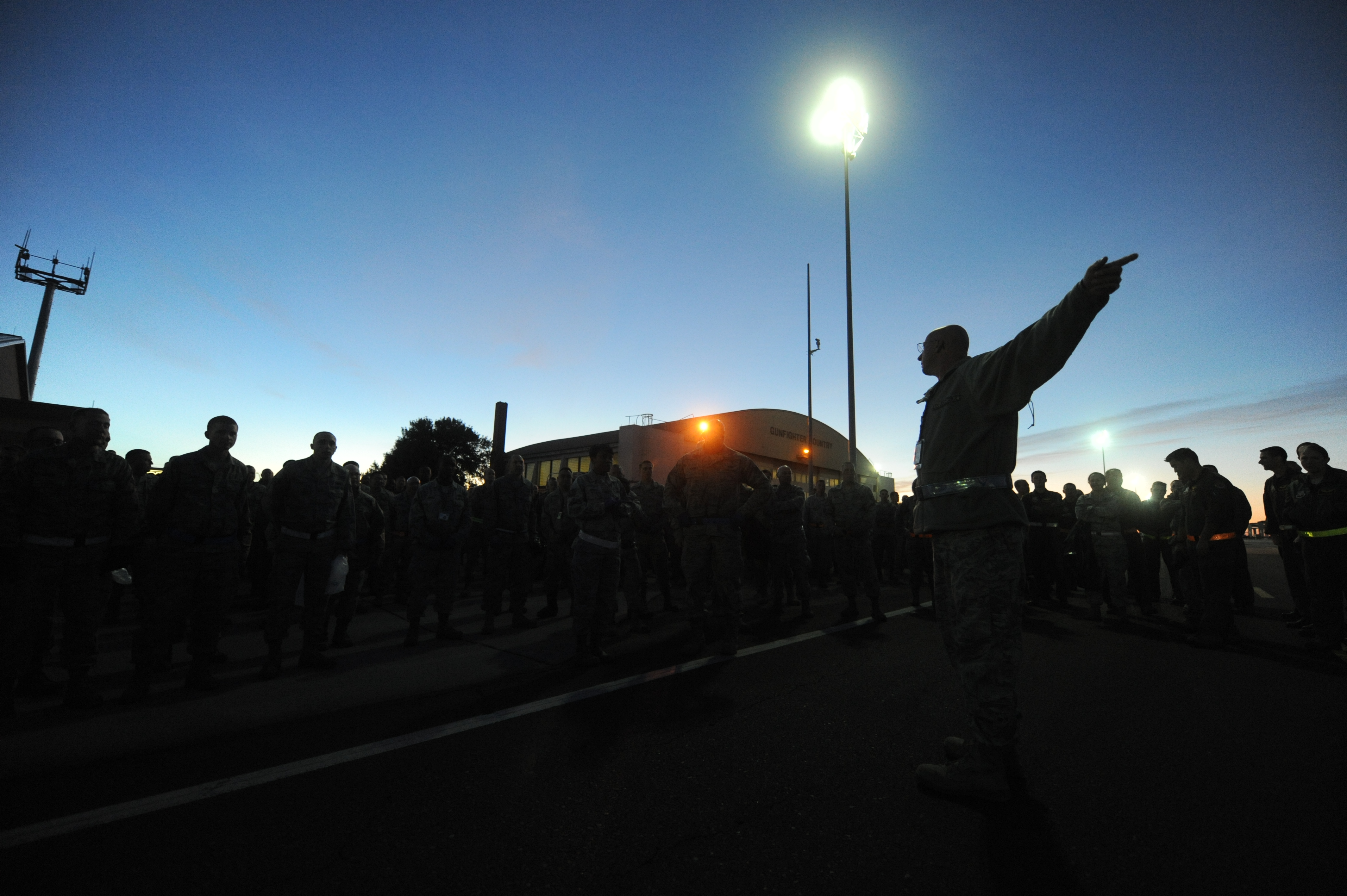 Gunfighters participate in FOD walk > Mountain Home Air Force Base ...