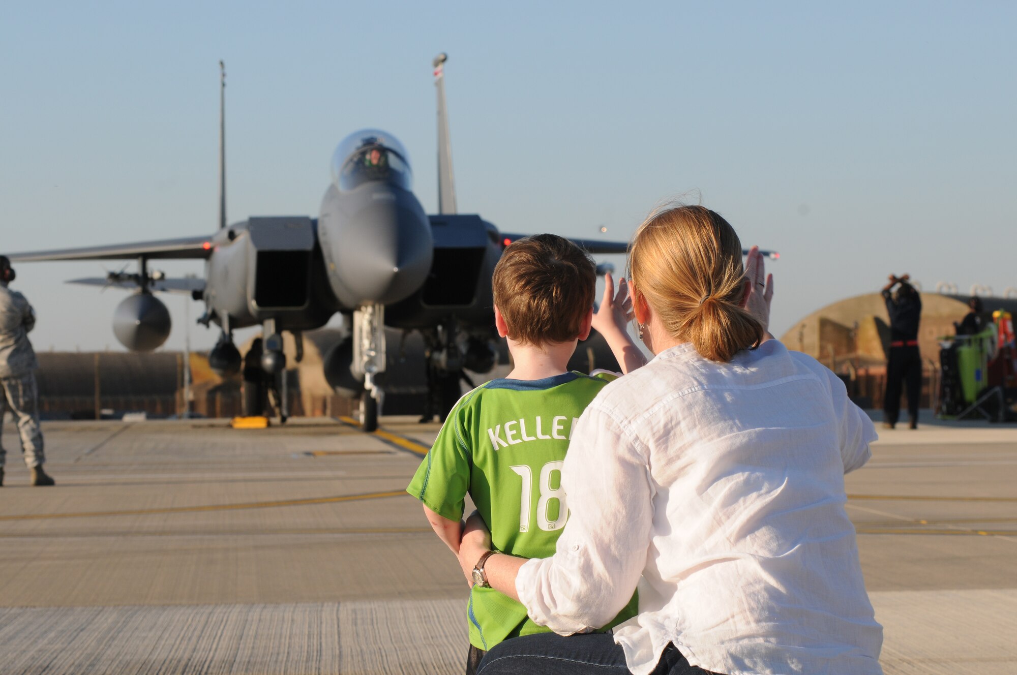 Families welcome home deployed Liberty Airmen > Royal Air Force ...