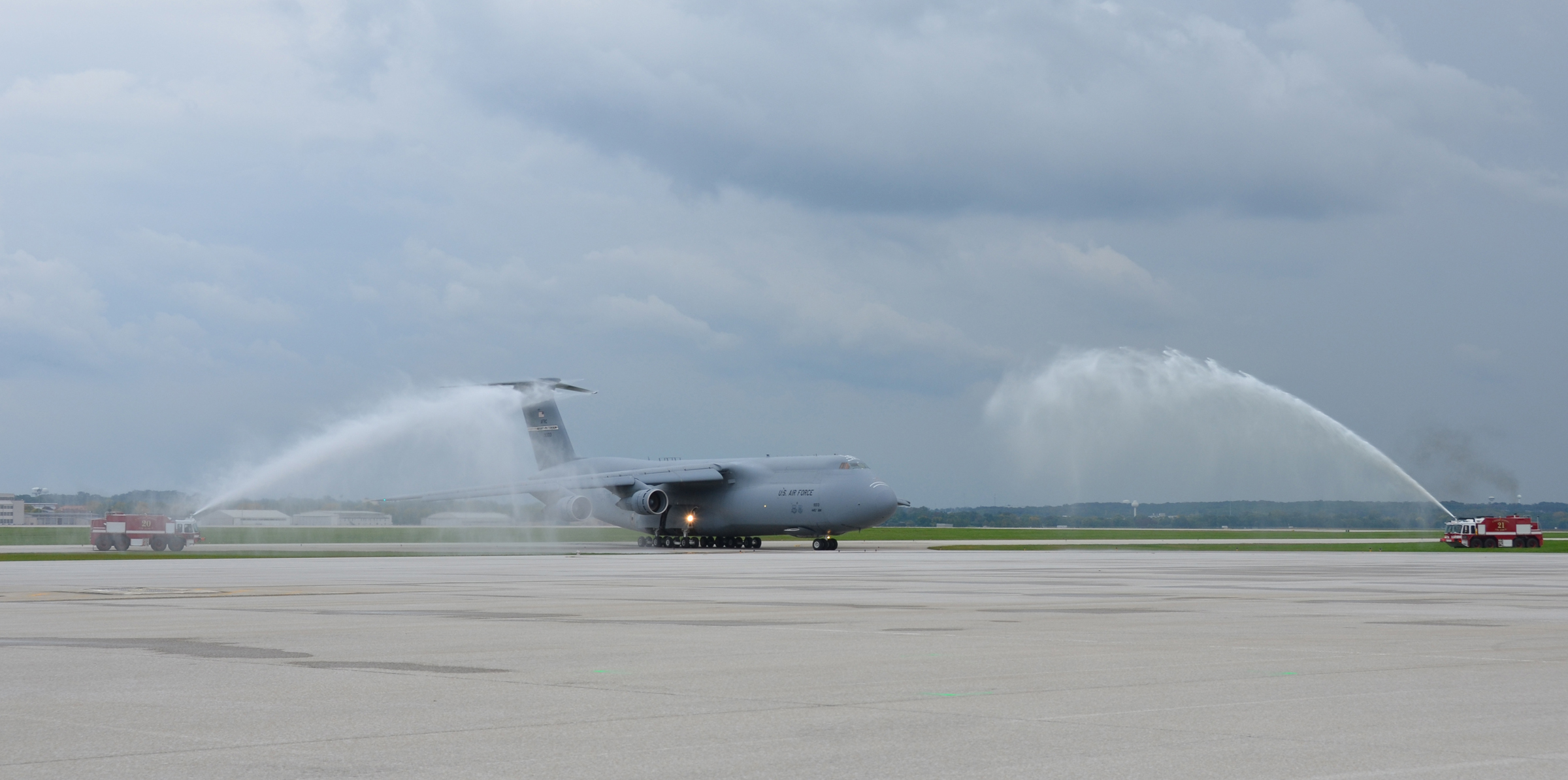 Final C-5 mission at 445th Airlift Wing > 445th Airlift Wing > Article ...