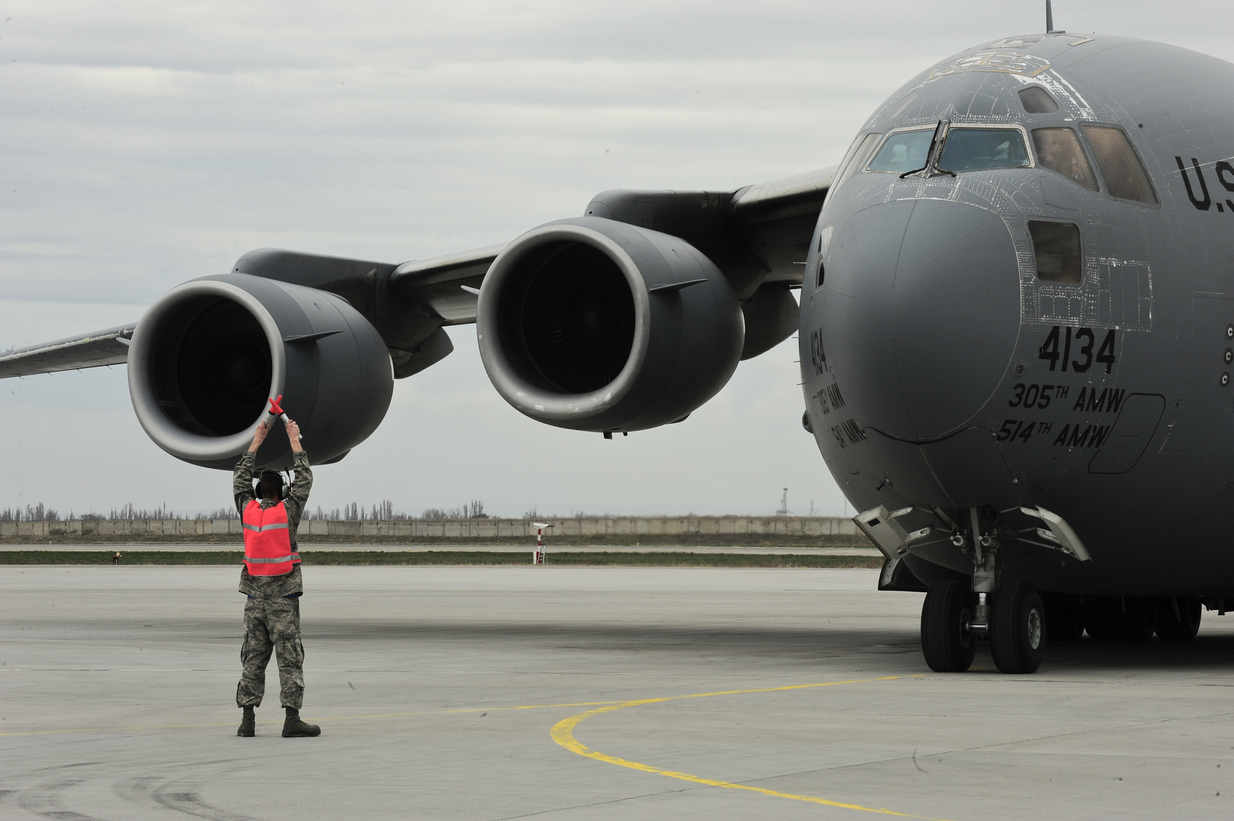 USCENTCOM commander visits > U.S. Air Forces Central > News