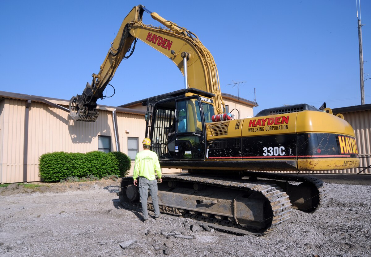 Team Scott says goodbye to old 375th AES Building > Air Mobility ...