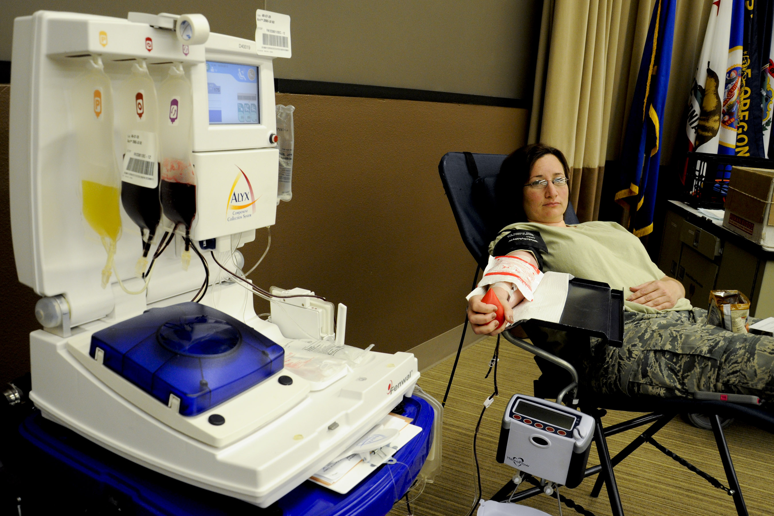 Airmen double donate red blood cells