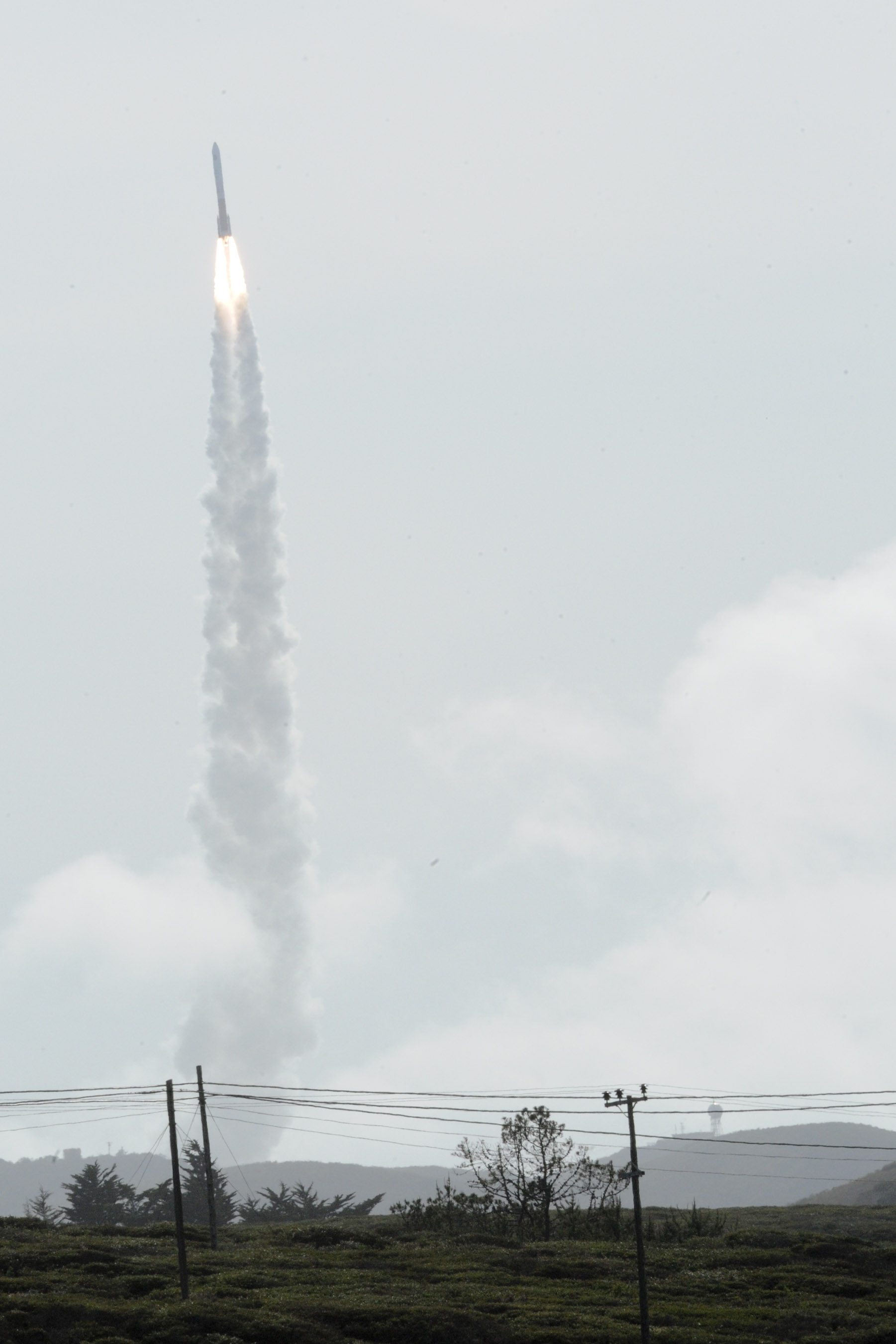 First Delta IV Medium in 5/2 configuration launches from Vandenberg