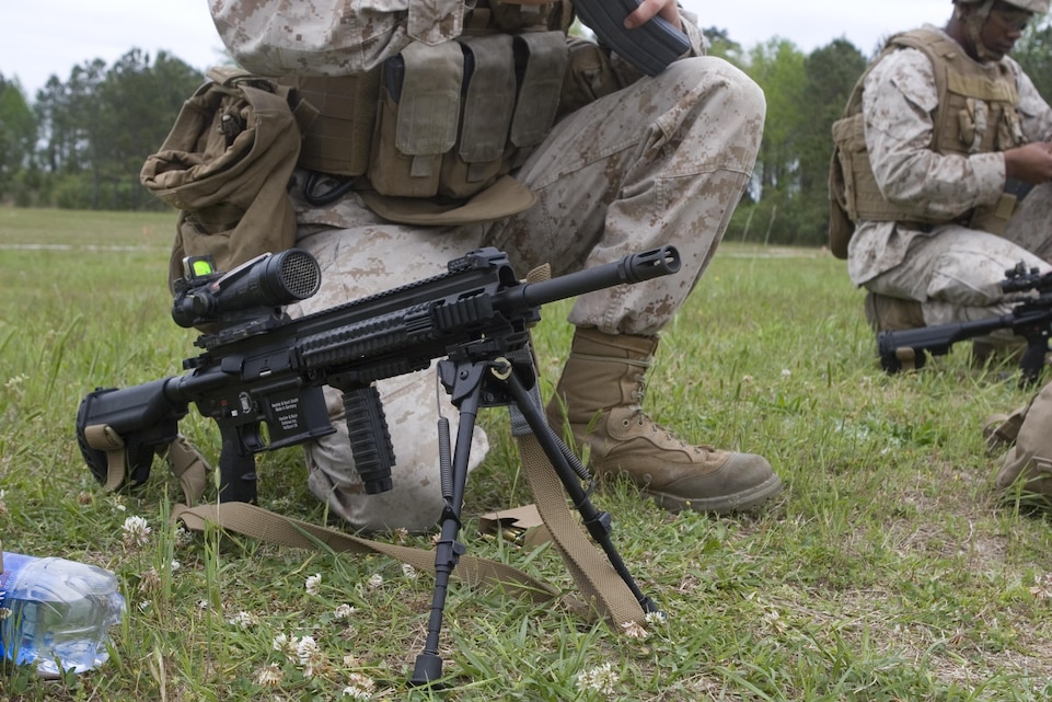 2nd LAR begins training with the weapon replacing the M249 SAW > 2nd ...