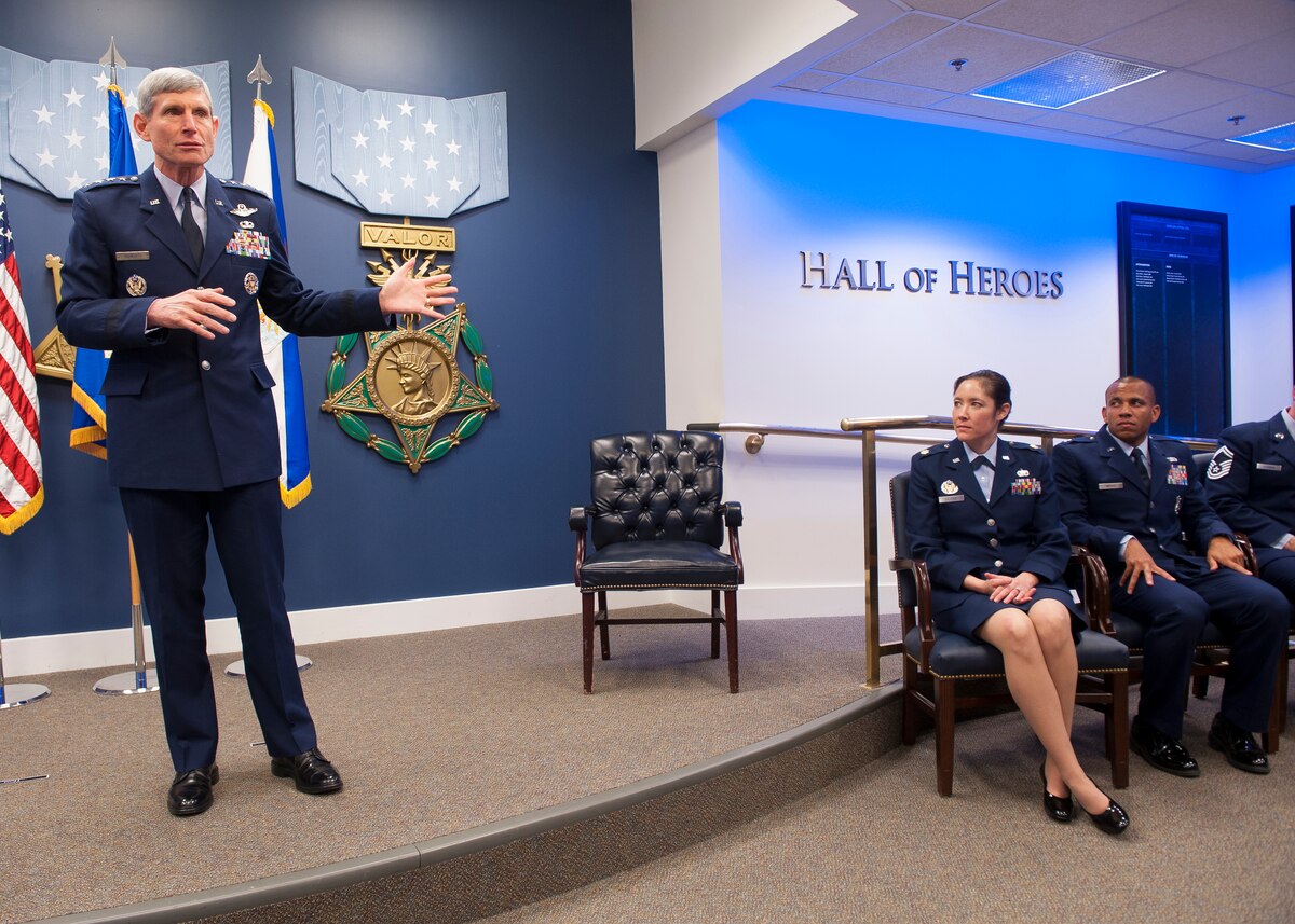 Four Airmen honored with 2011 Sijan award > Air Force > Article Display