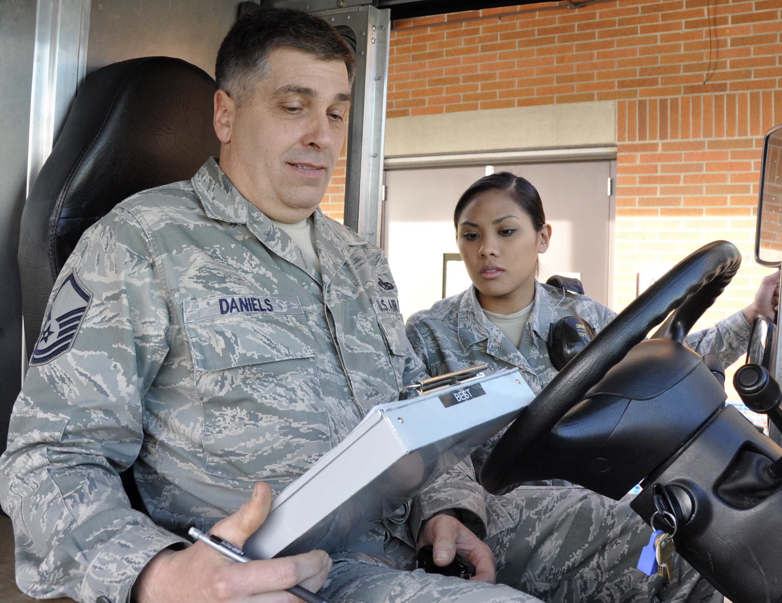 Reserve maintainers earn props from AMC > Air Force Reserve Command > News