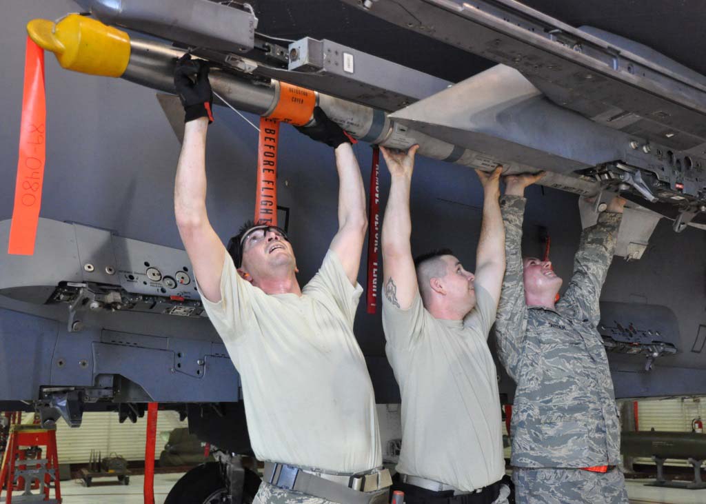 Weapons load competition pits Reserve units in 'virtual loadeo' > Air ...